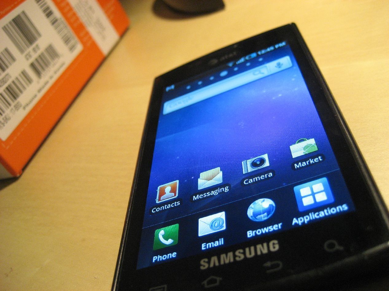 AT&T’s Samsung Captivate Unboxing And Initial Hands-On!