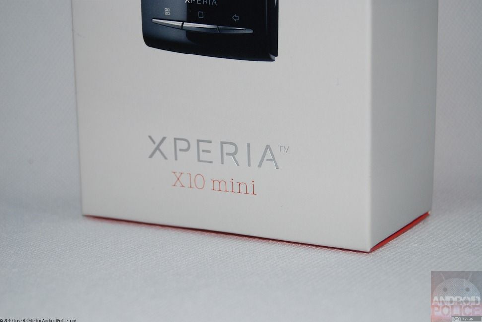 Unboxing: Sony Ericsson XPERIA X10 Mini / Mini Pro