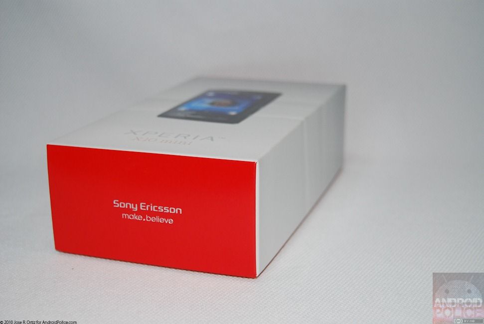 Unboxing: Sony Ericsson XPERIA X10 Mini / Mini Pro