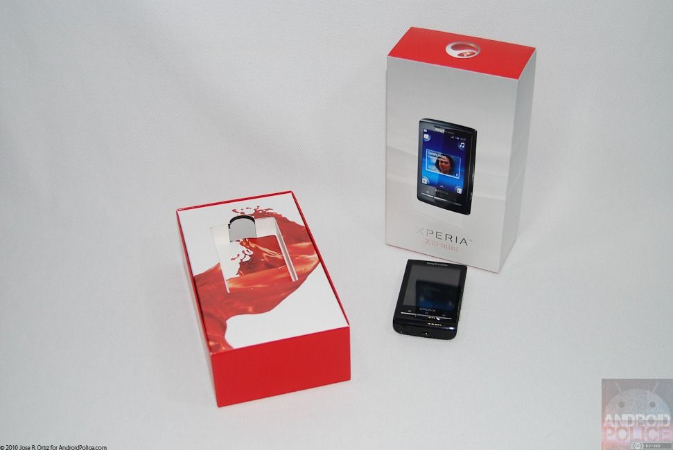 Unboxing: Sony Ericsson XPERIA X10 Mini / Mini Pro