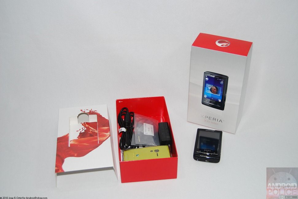 Unboxing: Sony Ericsson XPERIA X10 Mini / Mini Pro