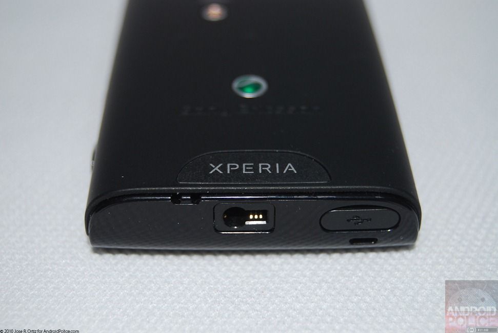 Unboxing: Sony Ericsson XPERIA X10 Mini / Mini Pro