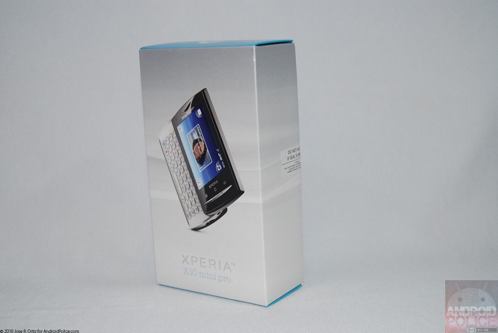 Unboxing: Sony Ericsson XPERIA X10 Mini / Mini Pro
