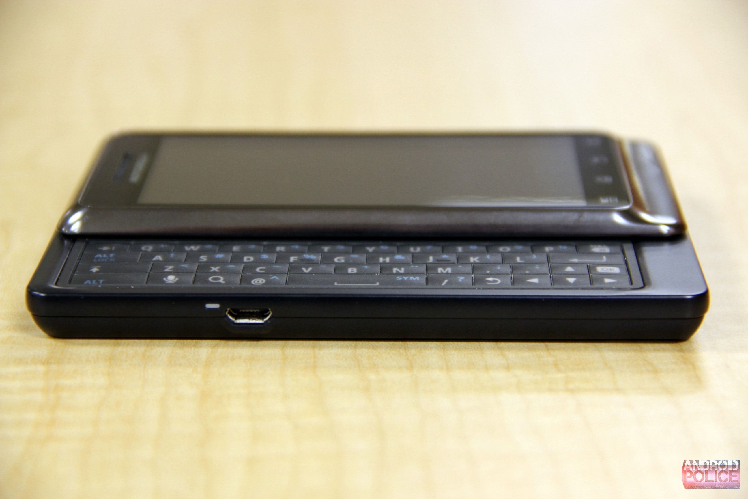 Motorola Droid 2 Review: A Bit Of Makeup But Not A Complete Makeover