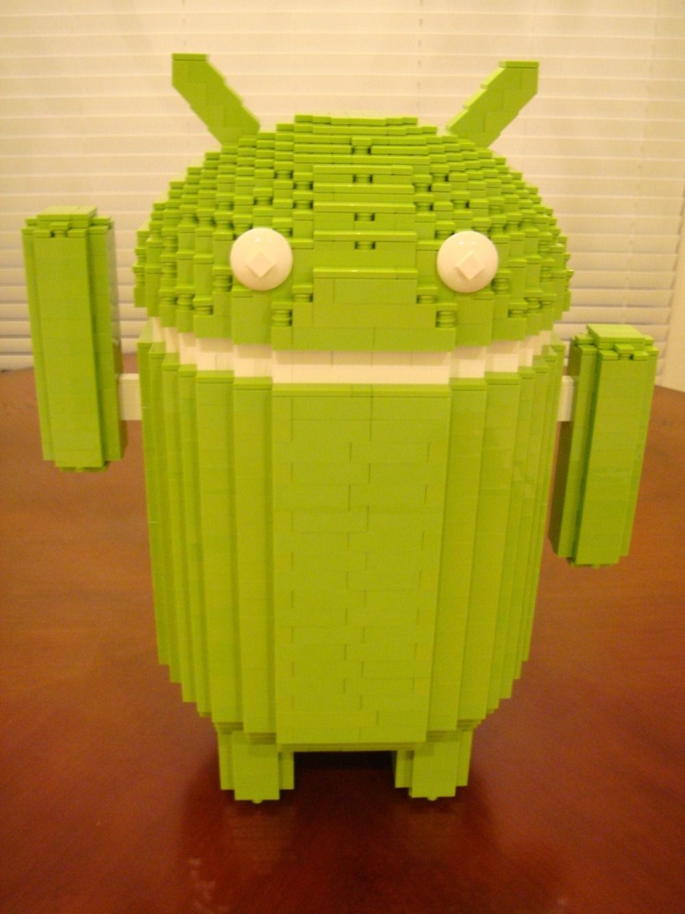 Lego Just Became Cool Again - This 15" Android Logo Replica Is Ready To ...