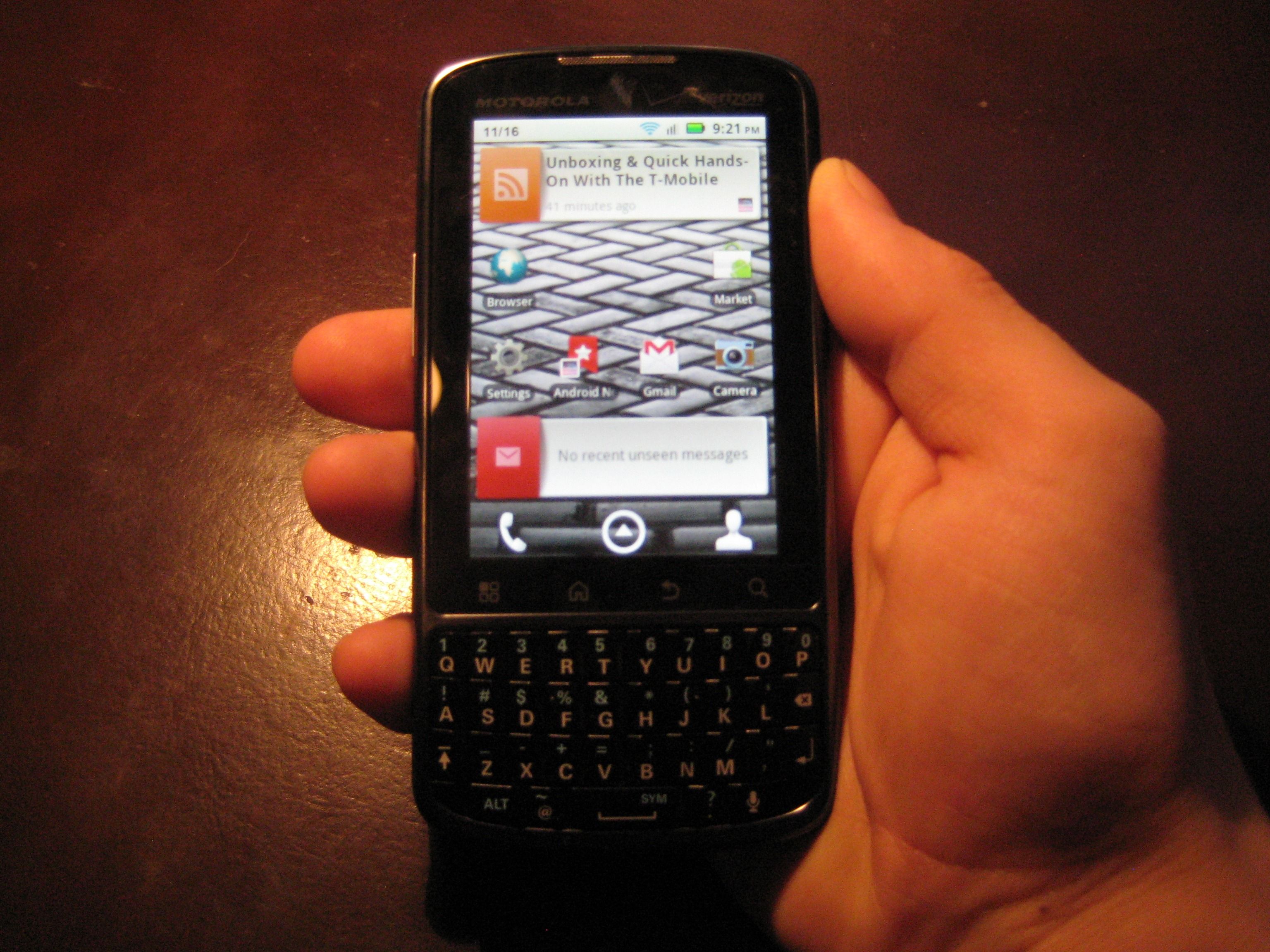 Motorola Droid Pro Unboxing And Hands-On