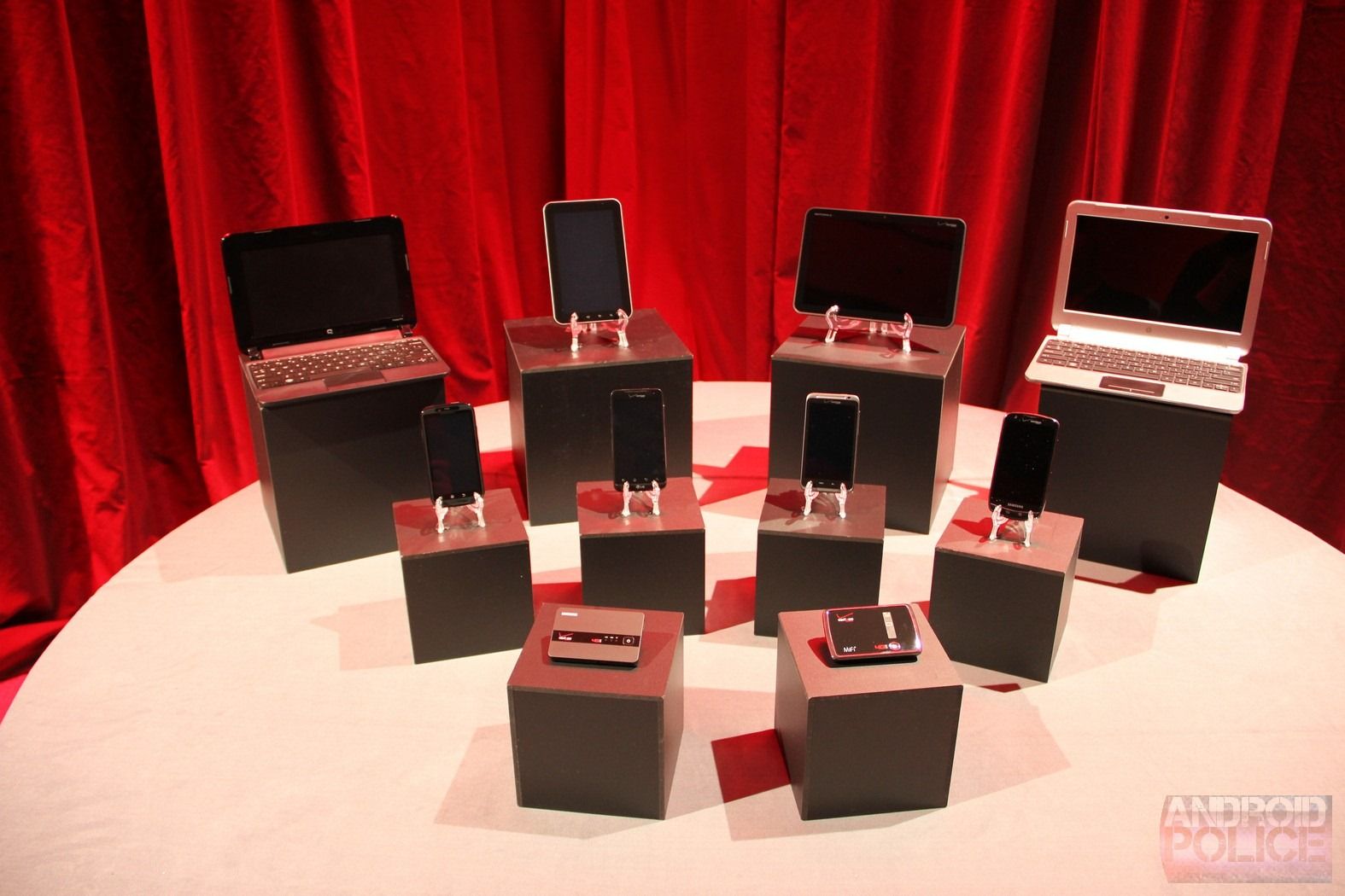 CES 2011: Quick Hands-On With Verizon's Dual-Core 4G LTE Motorola Droid ...