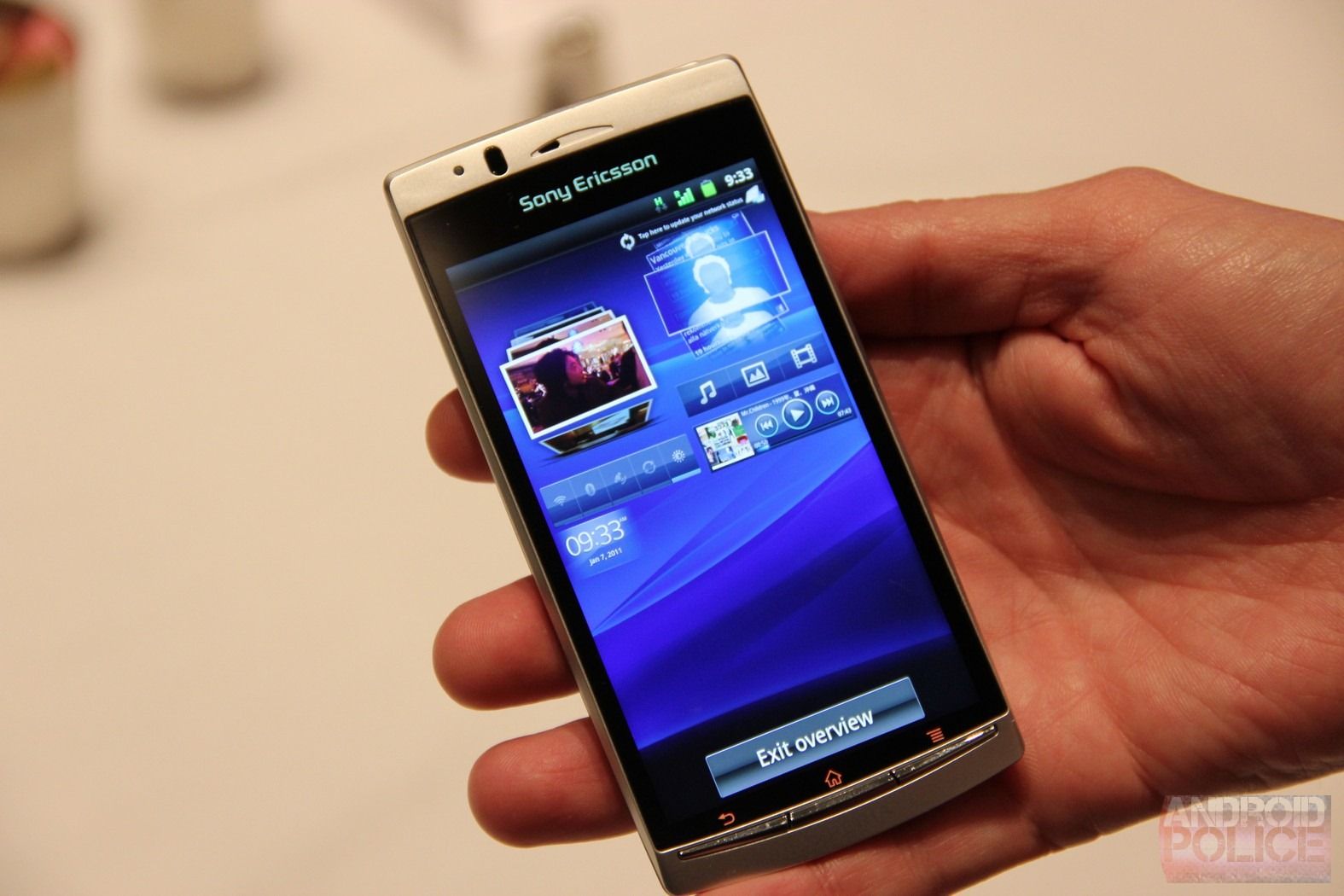CES 2011: Deep Dive Preview Of The Sony Ericsson Xperia arc - Video ...