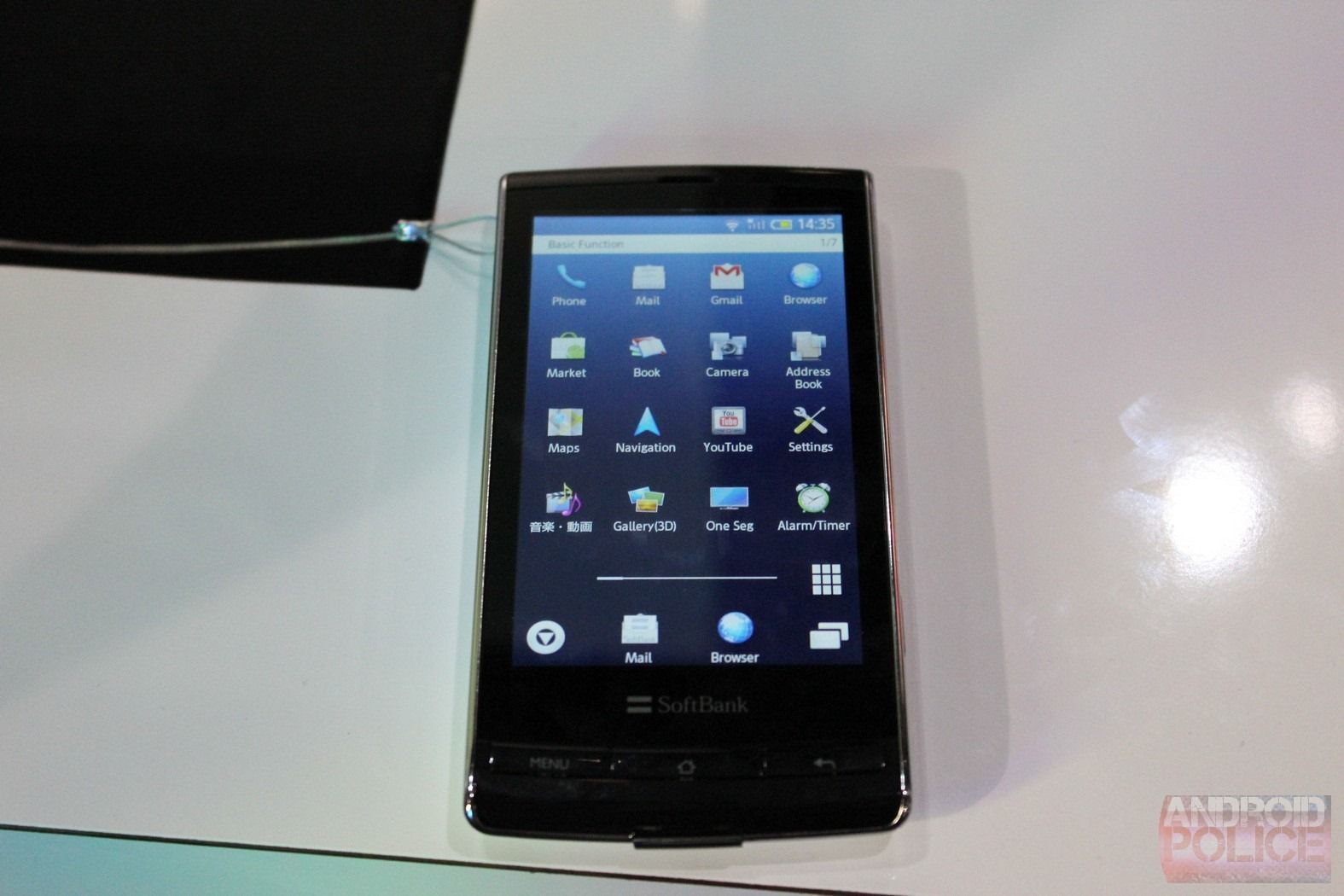 CES 2011: Hands-On With Sharp's Galapagos 003SH Glasses-Free 3D Android ...