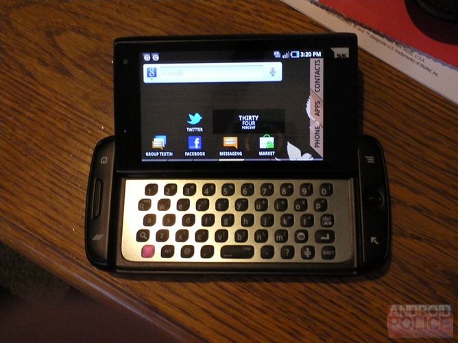 [Review] The T-Mobile Sidekick 4G Picks Up Where Danger Incorporated ...