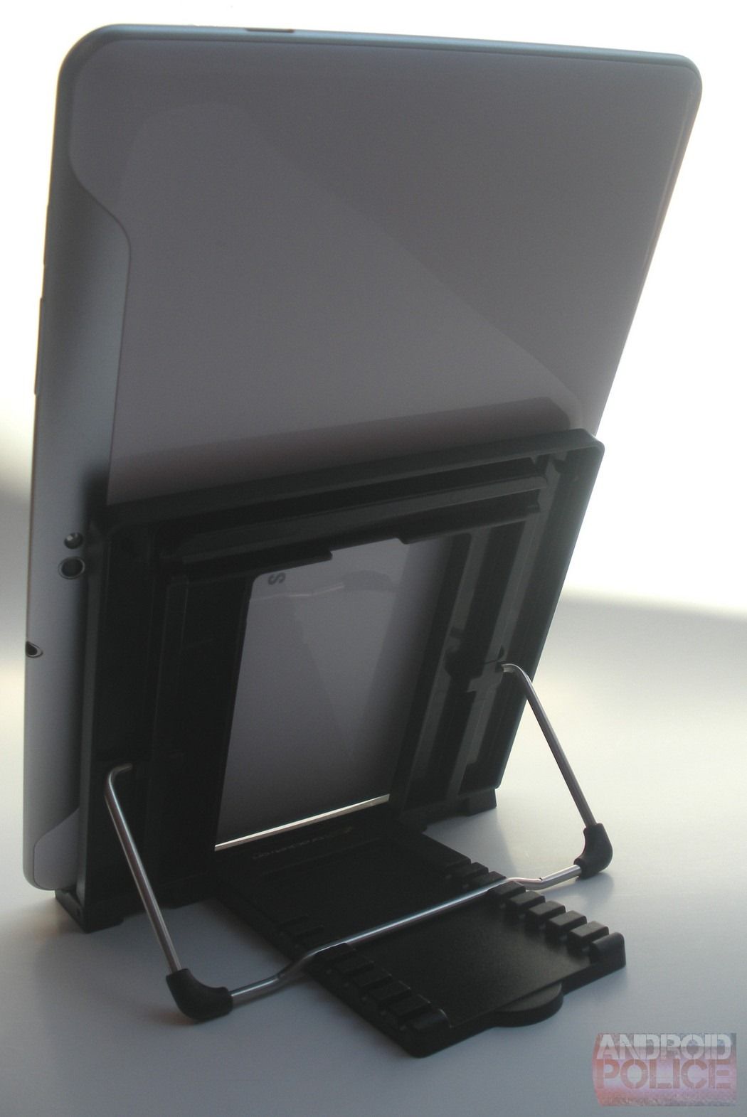 [Review] Bracketron iTilt Tablet Desk Stand: A Functional, Practical ...