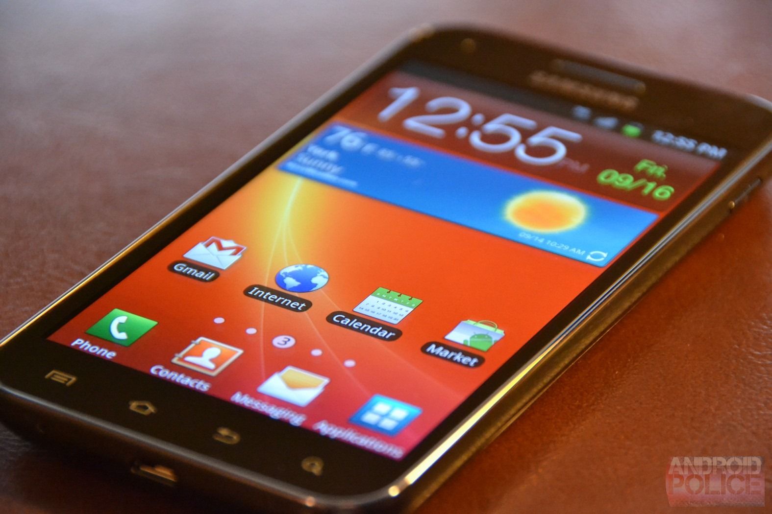 [Review] Samsung Epic 4G Touch: Big Power, Big Performance, Bigger Package