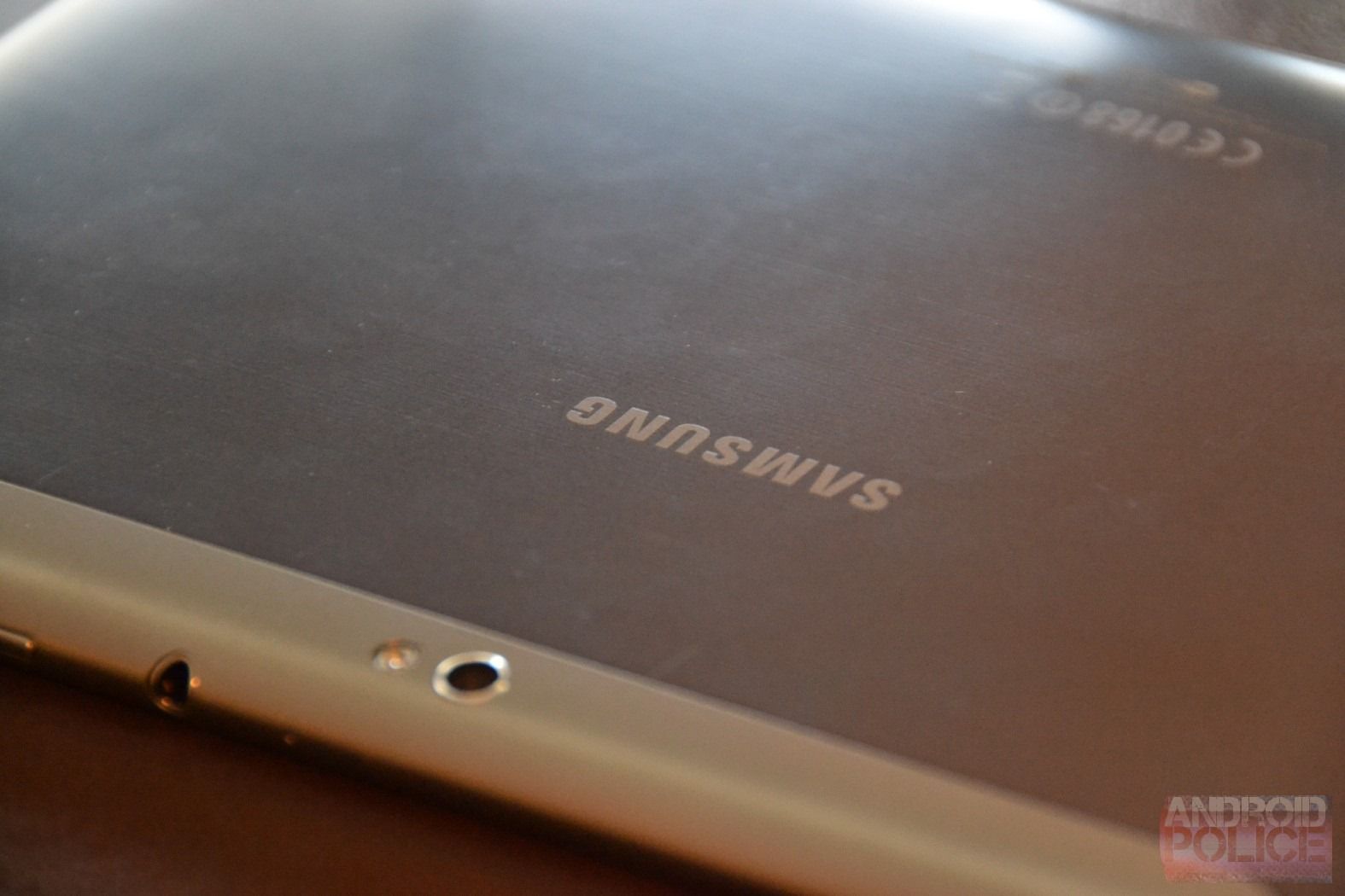 [Review] Samsung Galaxy Tab 8.9: Thin And Sexy Drops A Size, But ...
