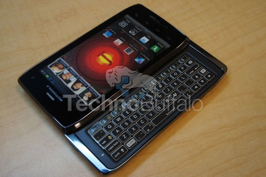 [Updated] More Motorola Droid 4 Pics Leak, Looks Like A Bloated Droid ...
