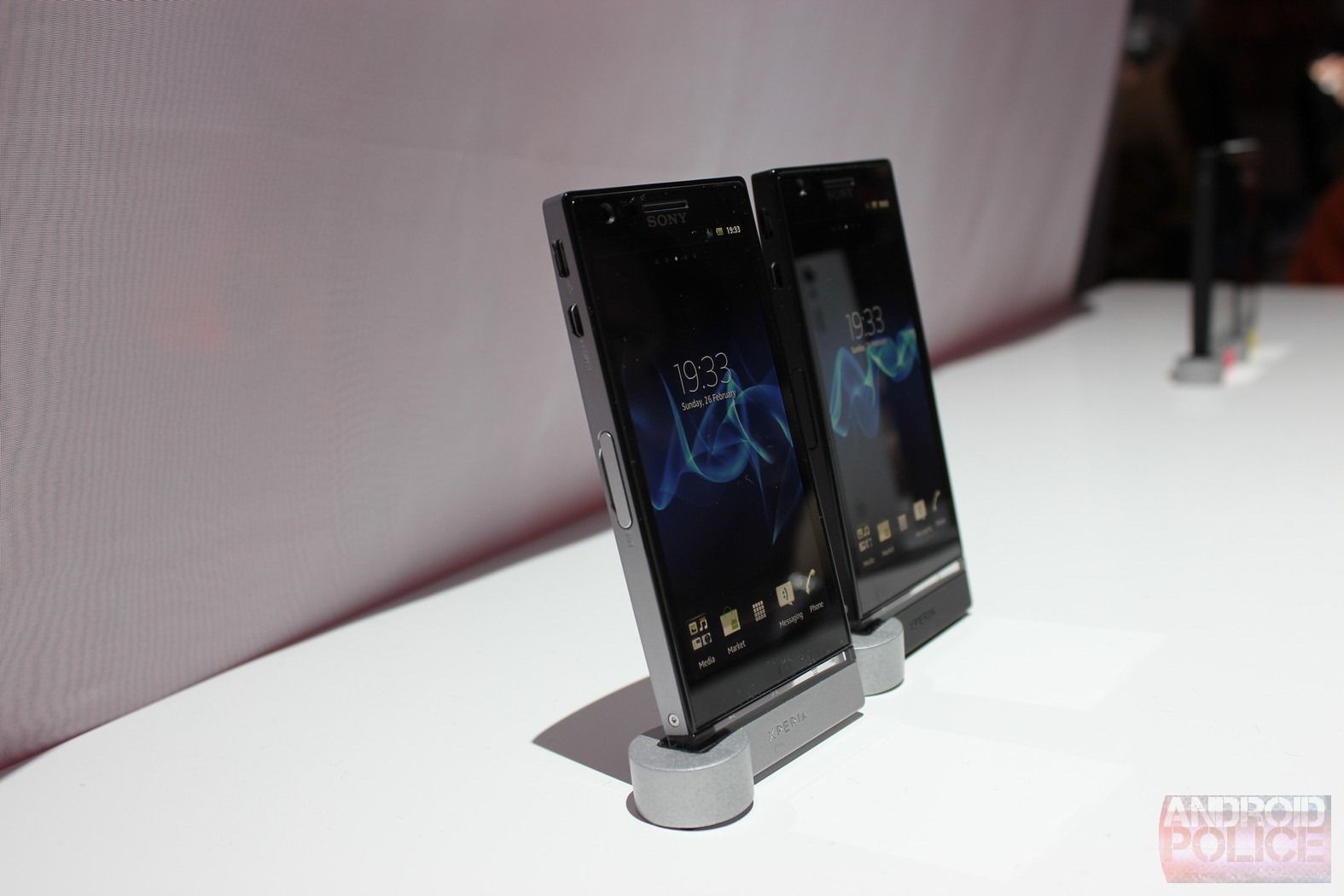 [MWC 2012] Sony Unveils The Xperia P And Xperia U, Younger Brothers Of ...