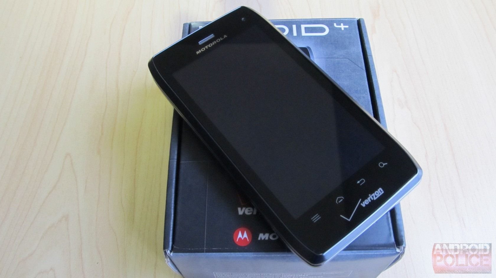 [Review] Motorola DROID 4: An Incredible Device - If You Can Handle The ...