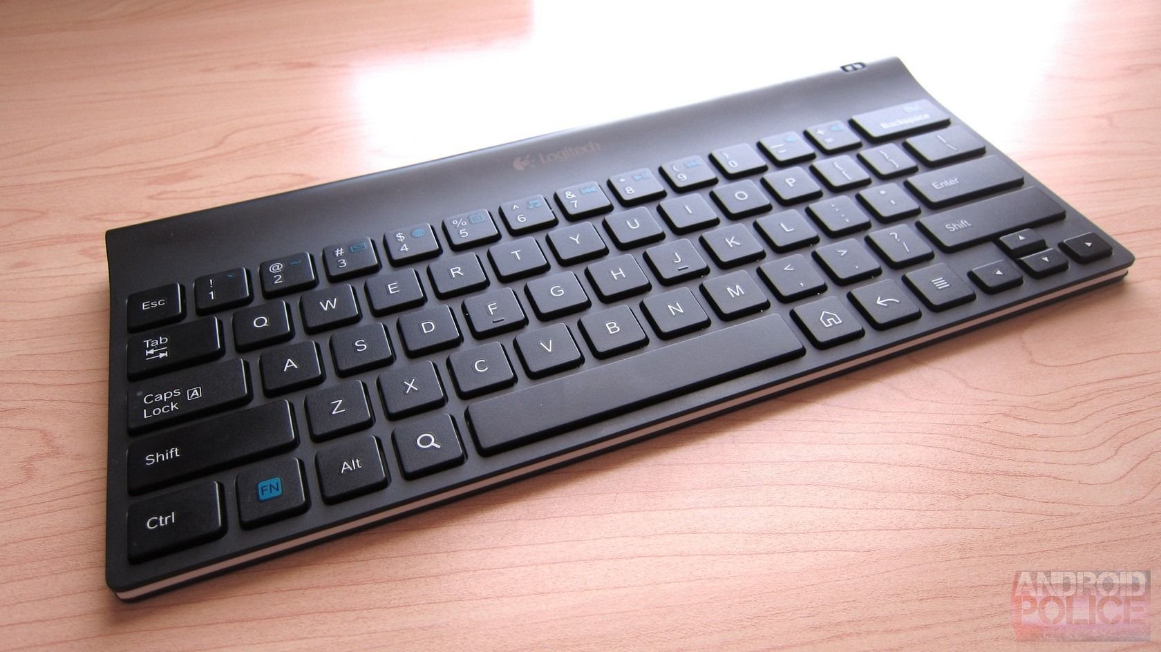 [Lightning Review] Logitech Bluetooth Keyboard For Android 3.0+ Devices