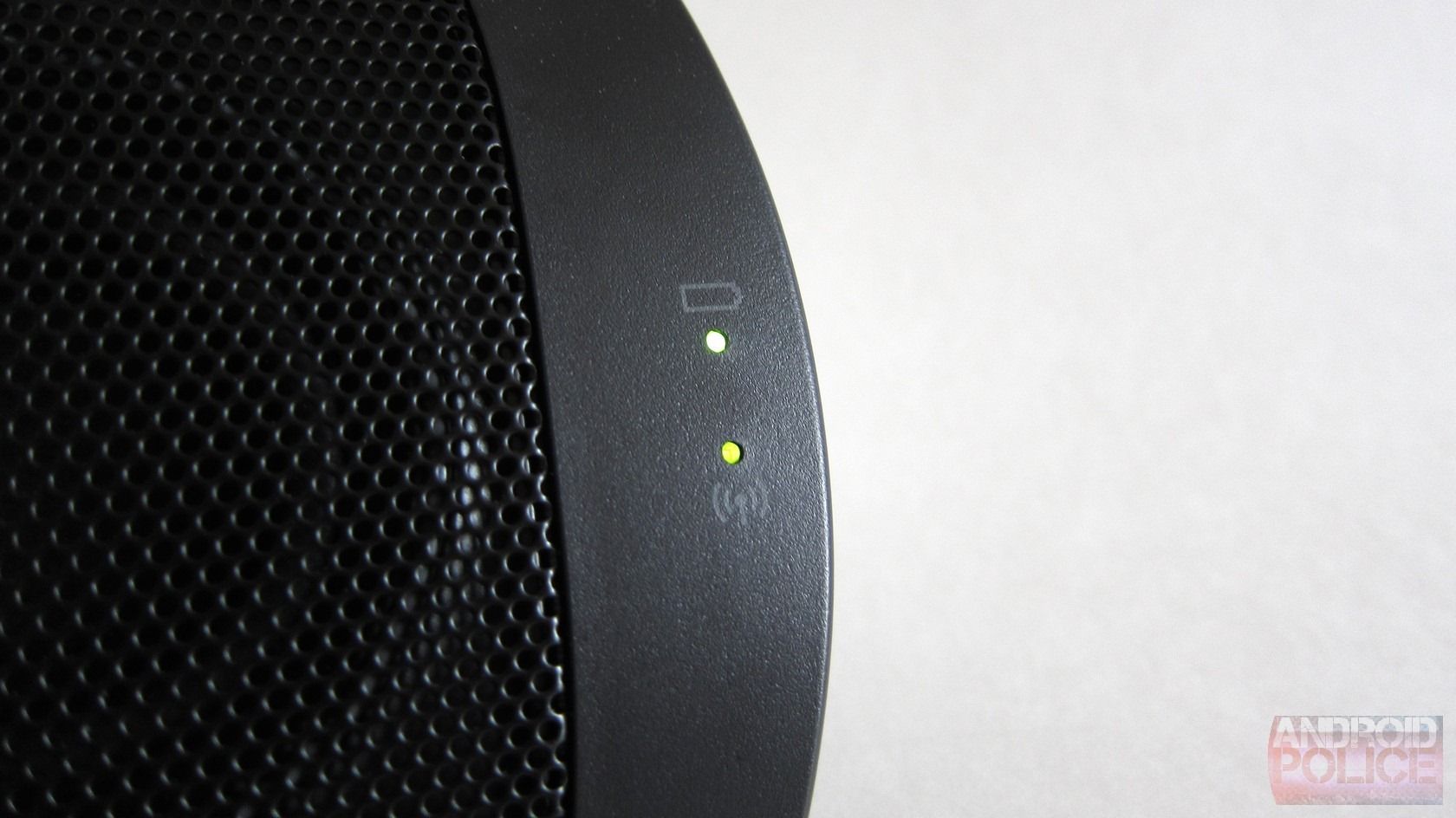 Logitech Z515 Bluetooth Speaker Lighting Review: Twice The Size Of The ...