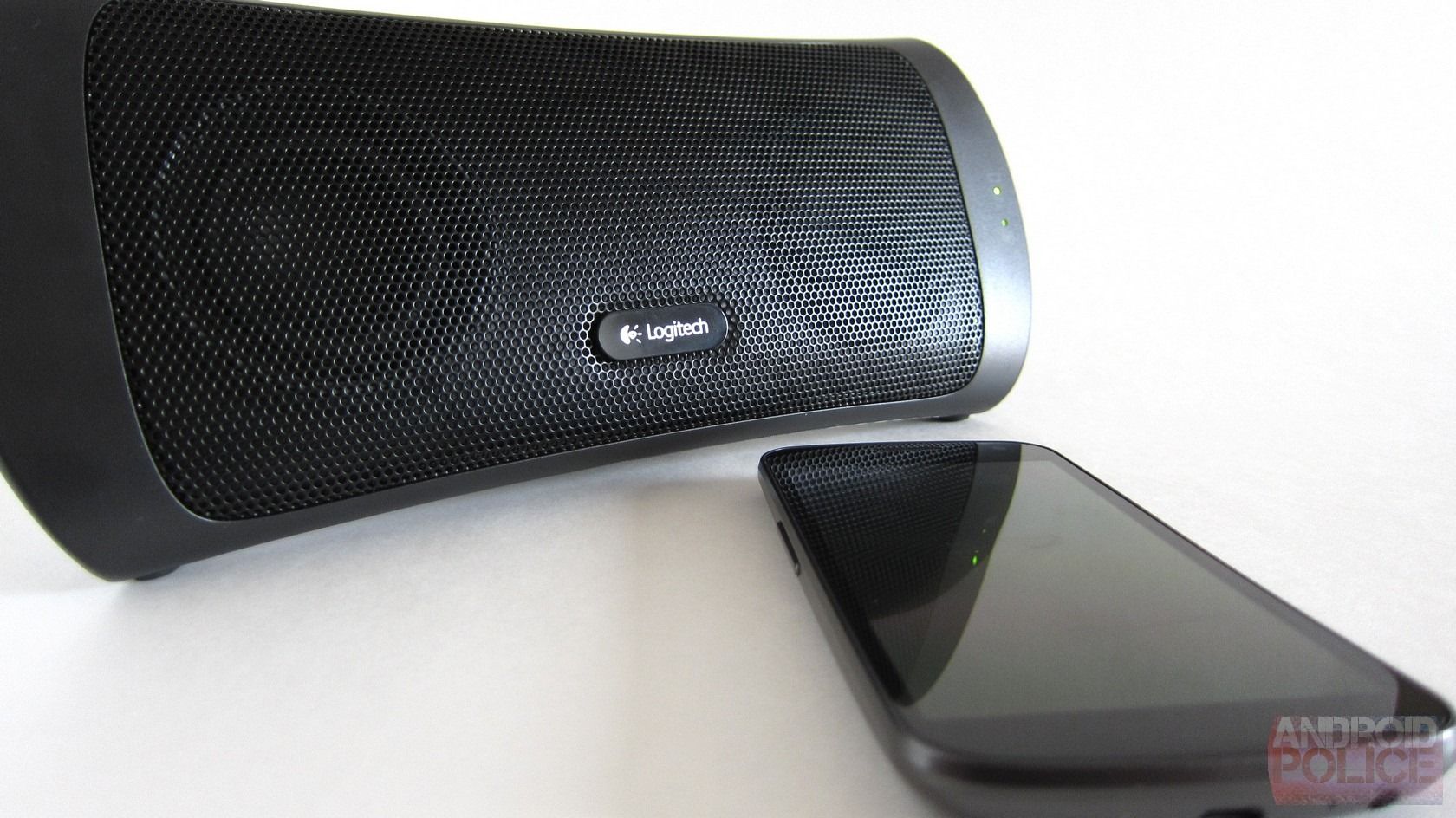 Logitech Z515 Bluetooth Speaker Lighting Review: Twice The Size Of The ...