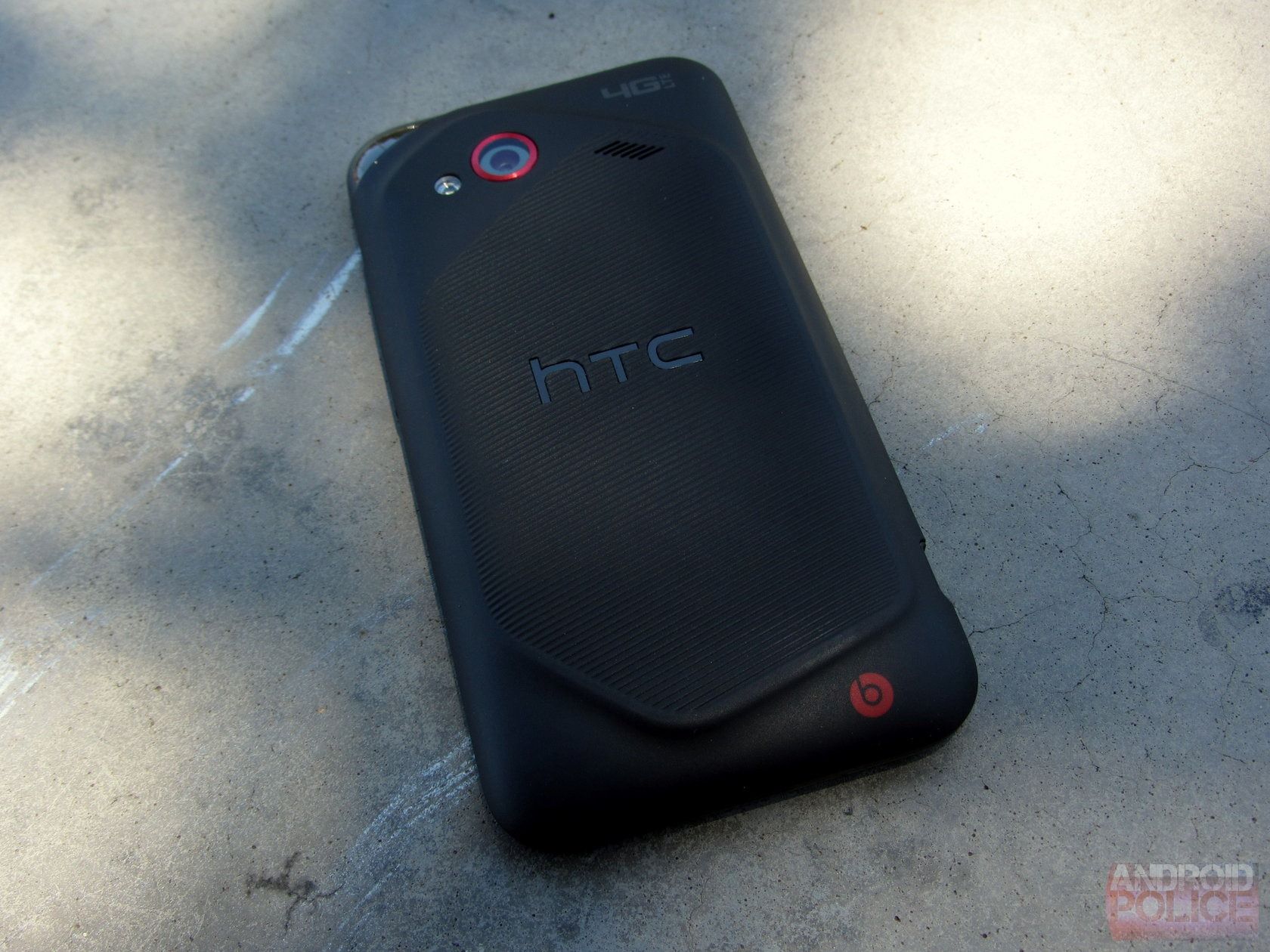 HTC DROID Incredible 4G LTE Review: DROID Doesn't