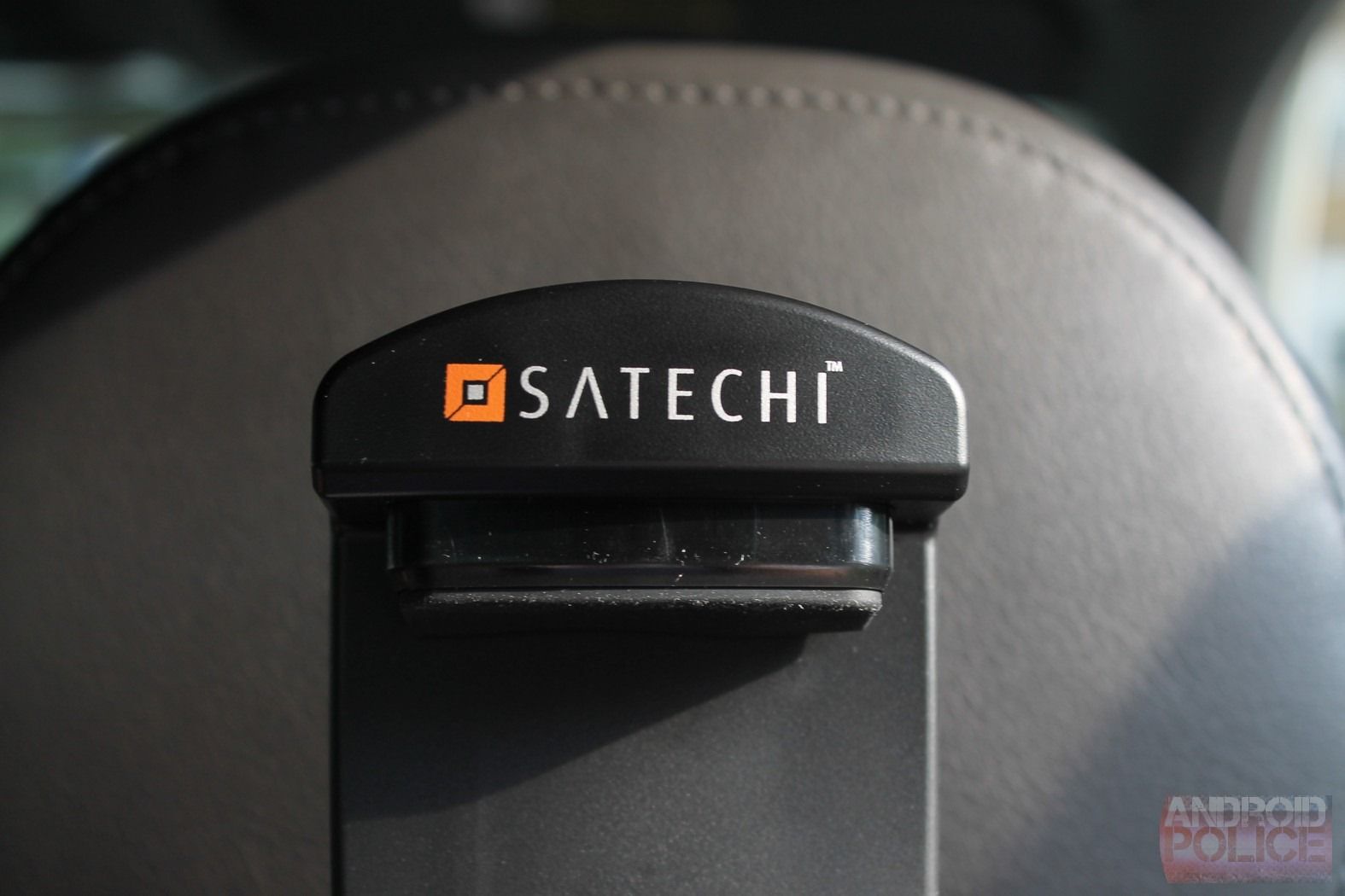 [Quick Look] Satechi Car Headrest Mount For Tablets: Pimp Your Ride ...