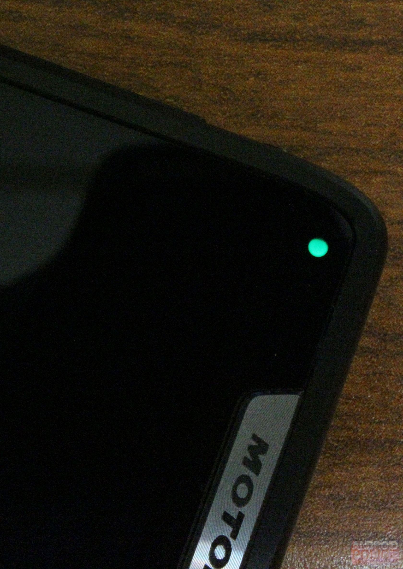 Motorola DROID RAZR M Review: This Is What Budget Phones Are Like Now ...