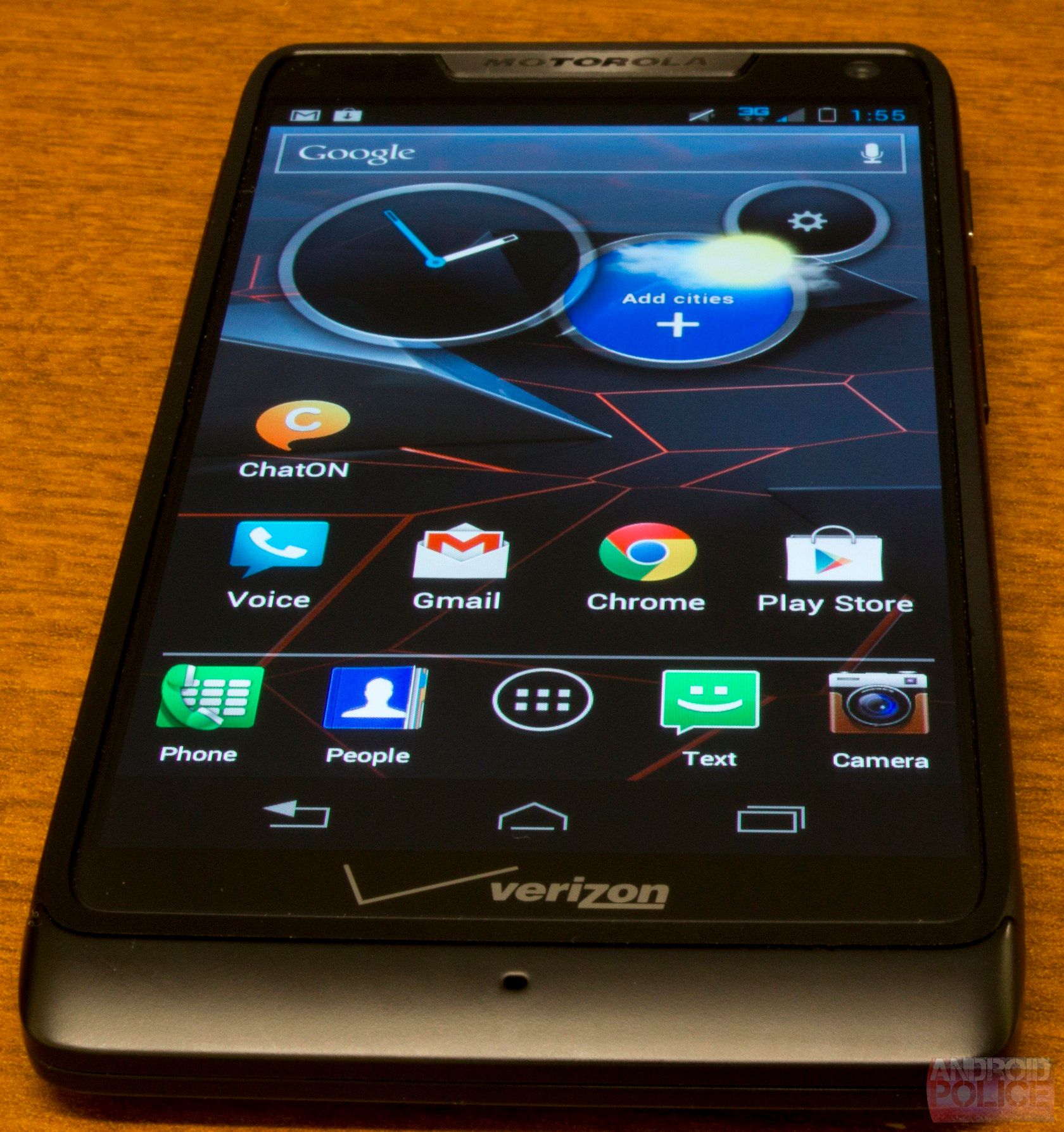Motorola DROID RAZR M Review: This Is What Budget Phones Are Like Now ...