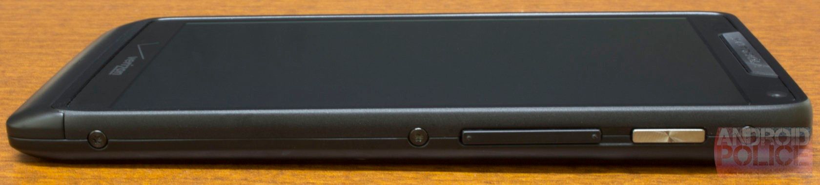 Motorola DROID RAZR M Review: This Is What Budget Phones Are Like Now ...