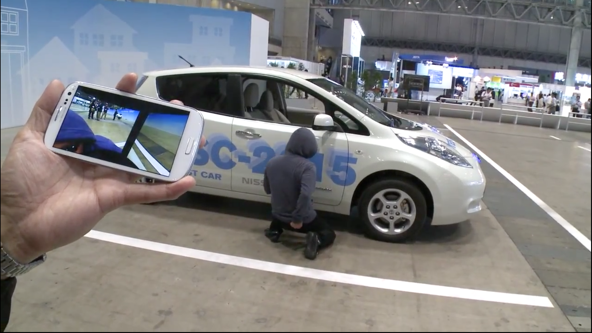 Nissan's NSC-2015 Concept Car Shown Off Working Remotely With A Galaxy ...
