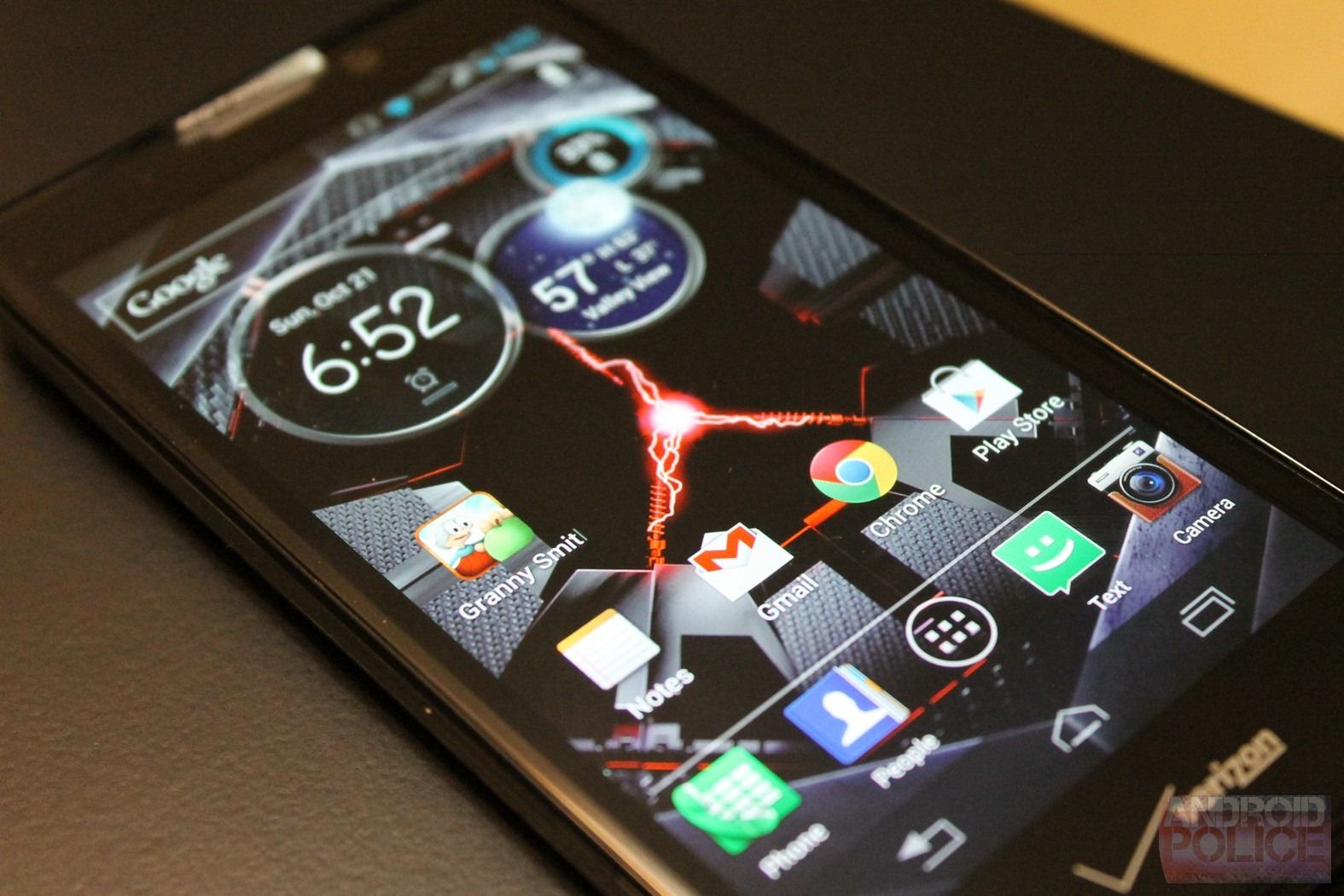 [Review] Motorola DROID RAZR HD: Far From Perfect, But I Love It Anyway