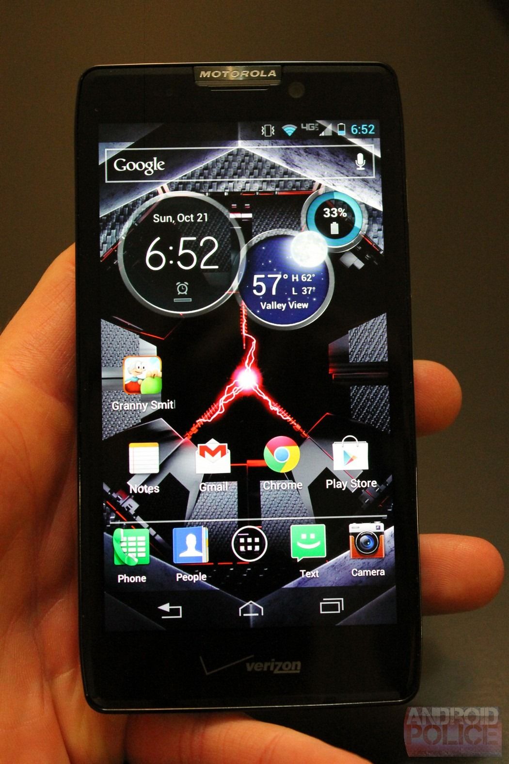 [Review] Motorola DROID RAZR HD: Far From Perfect, But I Love It Anyway