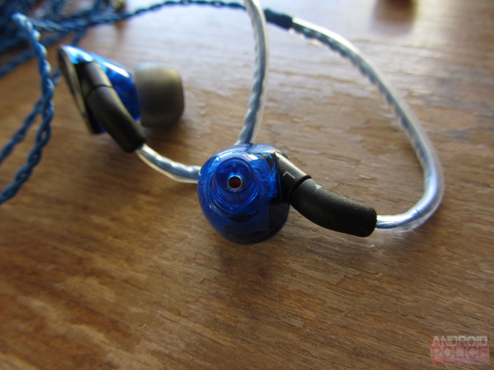 Logitech Ultimate Ears UE 900 Earbuds Review: Mind-Blowing Sound - Less ...