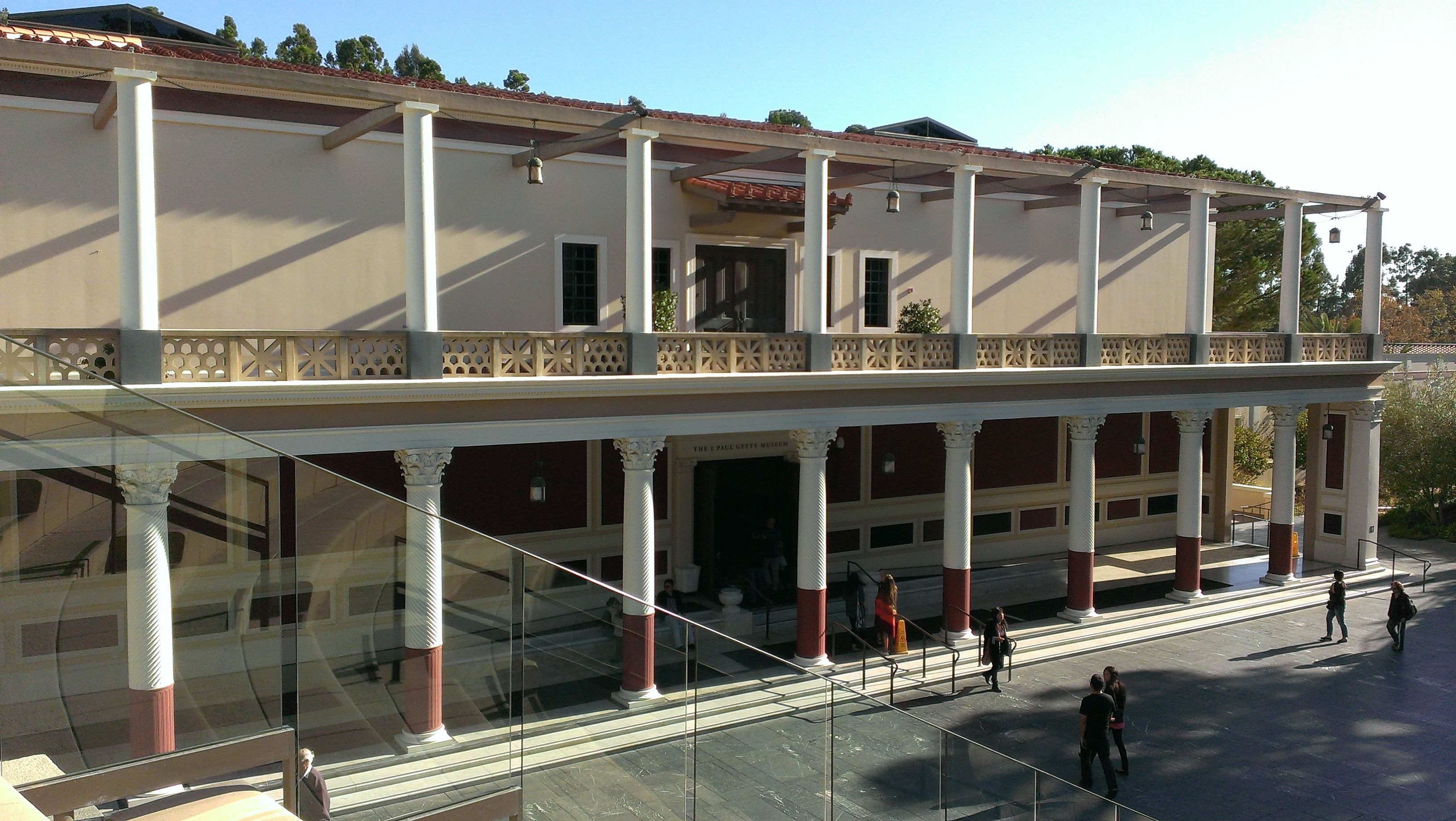 DROID DNA Review: Love It Or Hate It, This Is Verizon's Best DROID Yet