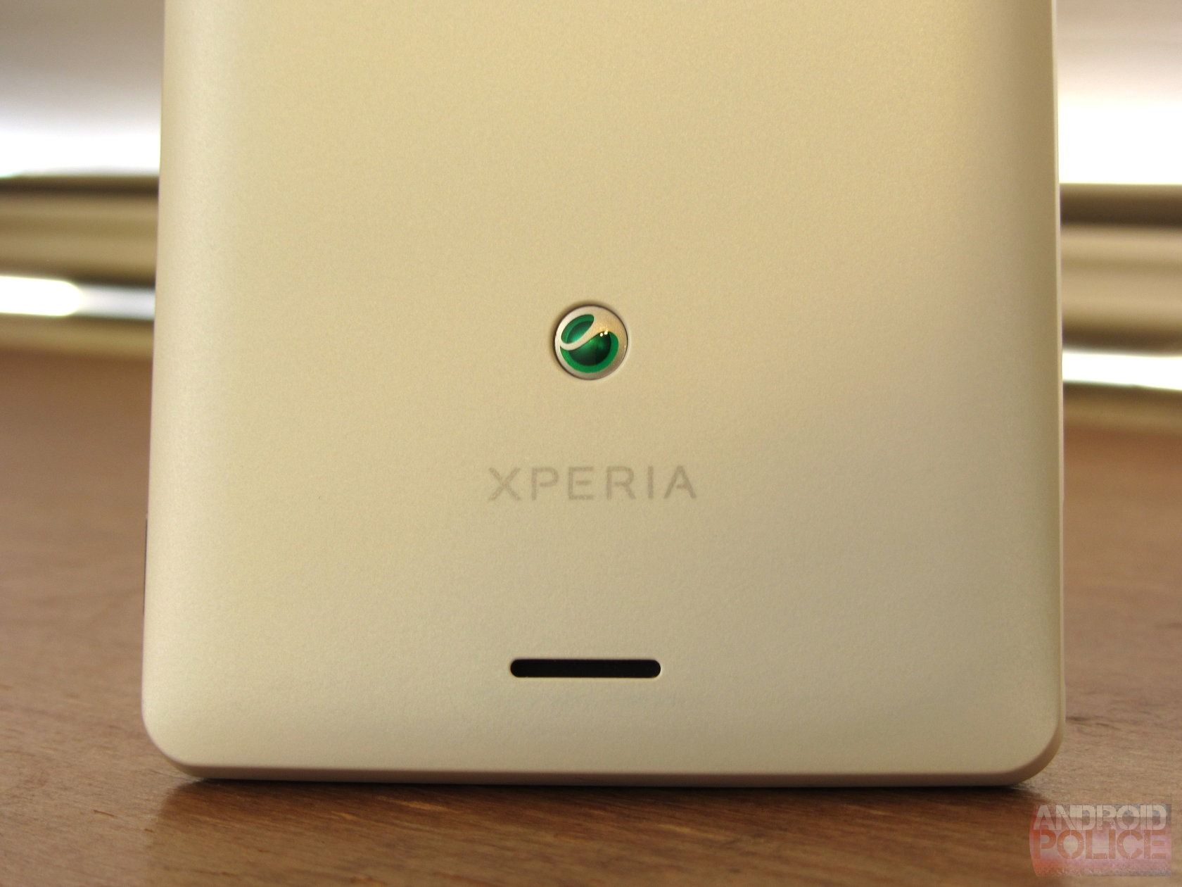 Xperia TX Review: Just Another Pretty Sony Phone That Isn't Very Good