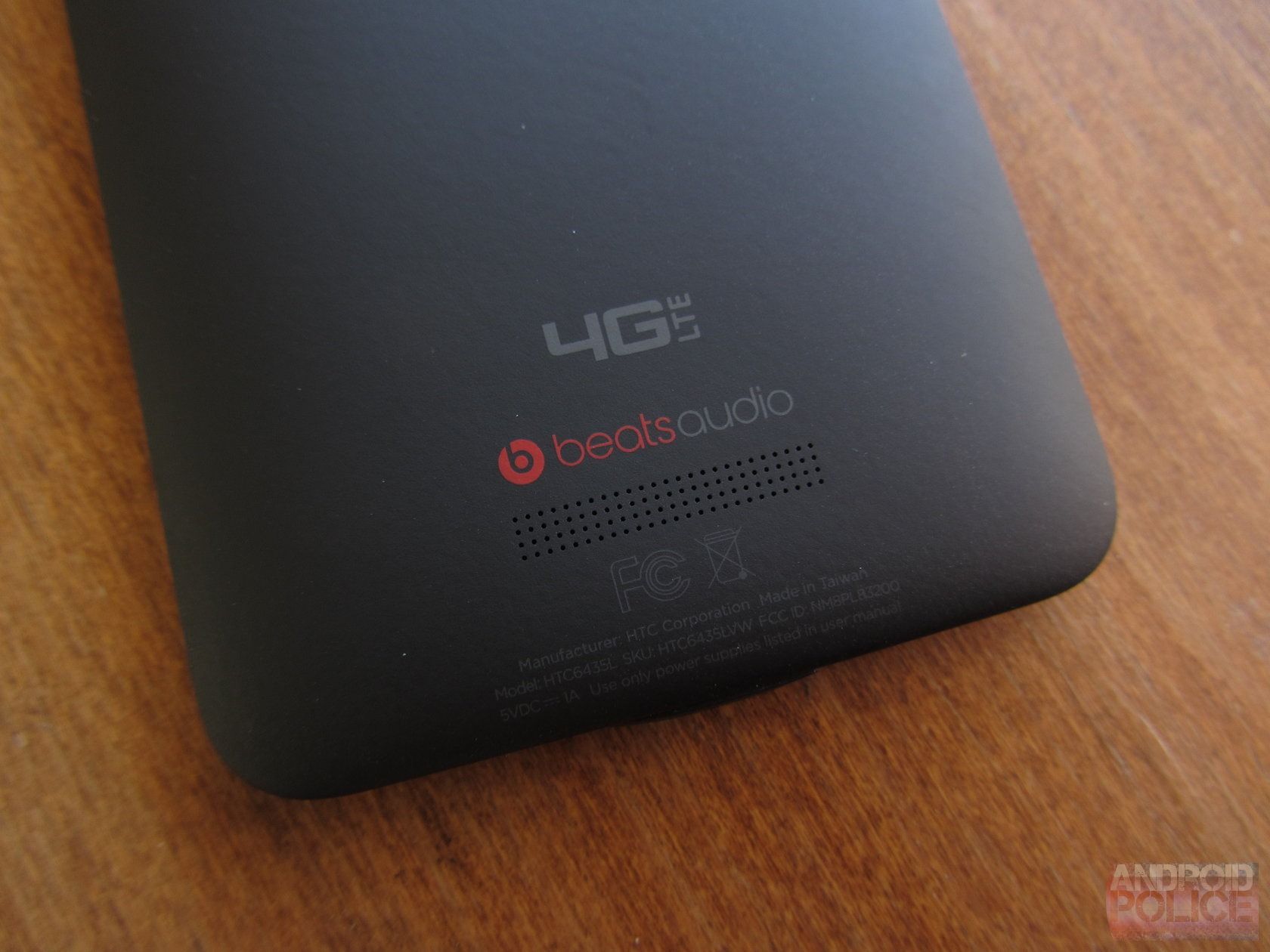 DROID DNA Review: Love It Or Hate It, This Is Verizon's Best DROID Yet