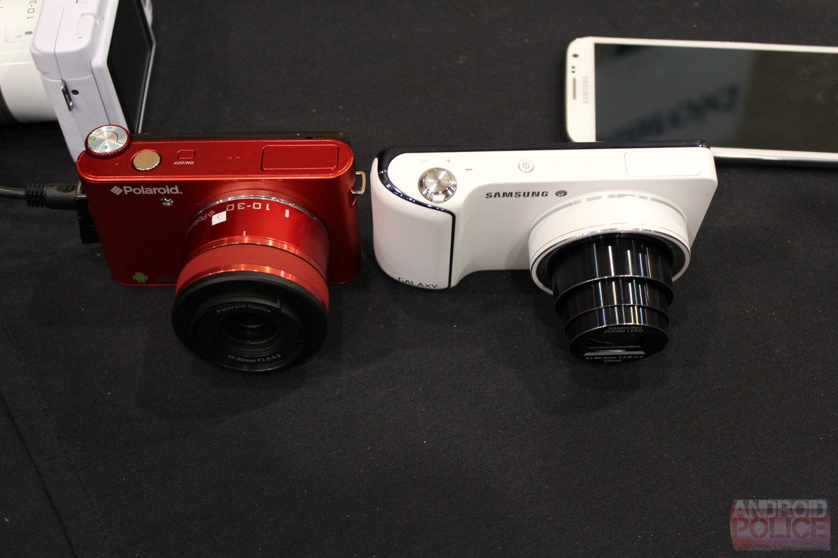 [CES 2013] Hands-On With Polaroid's Android Camera With Swappable ...