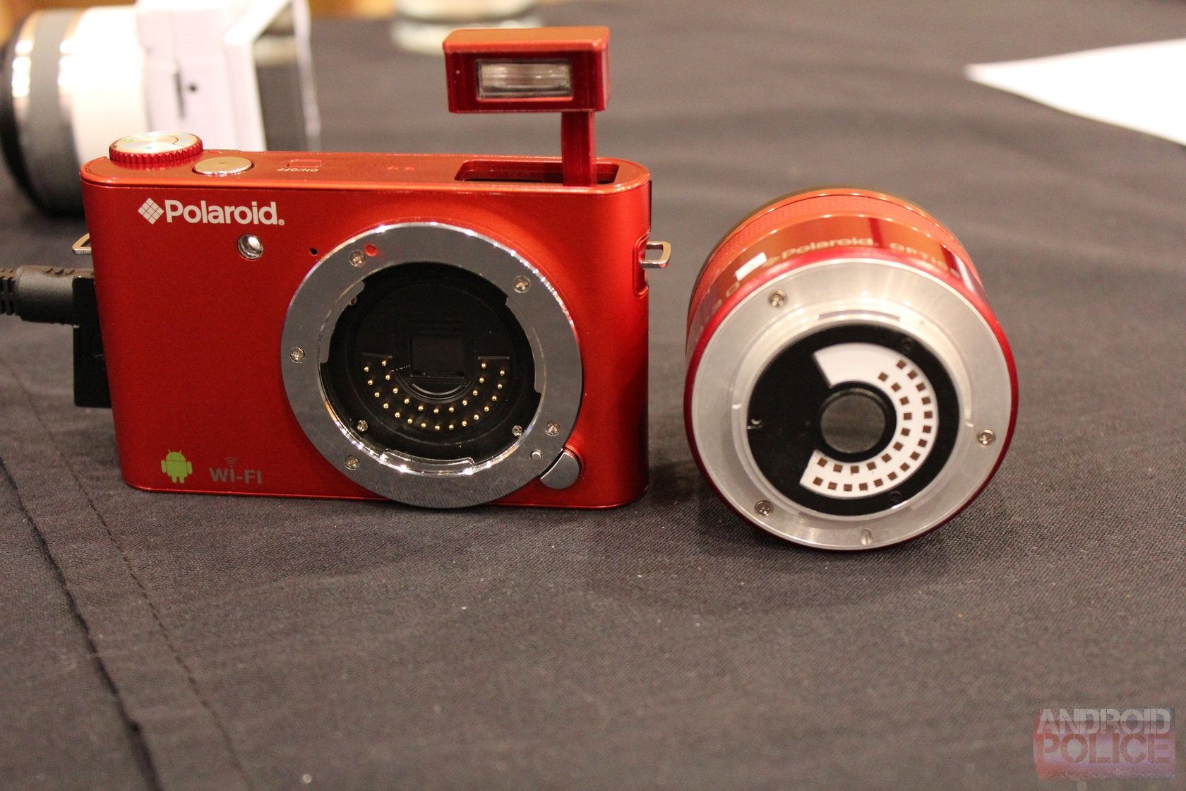 [CES 2013] Hands-On With Polaroid's Android Camera With Swappable ...