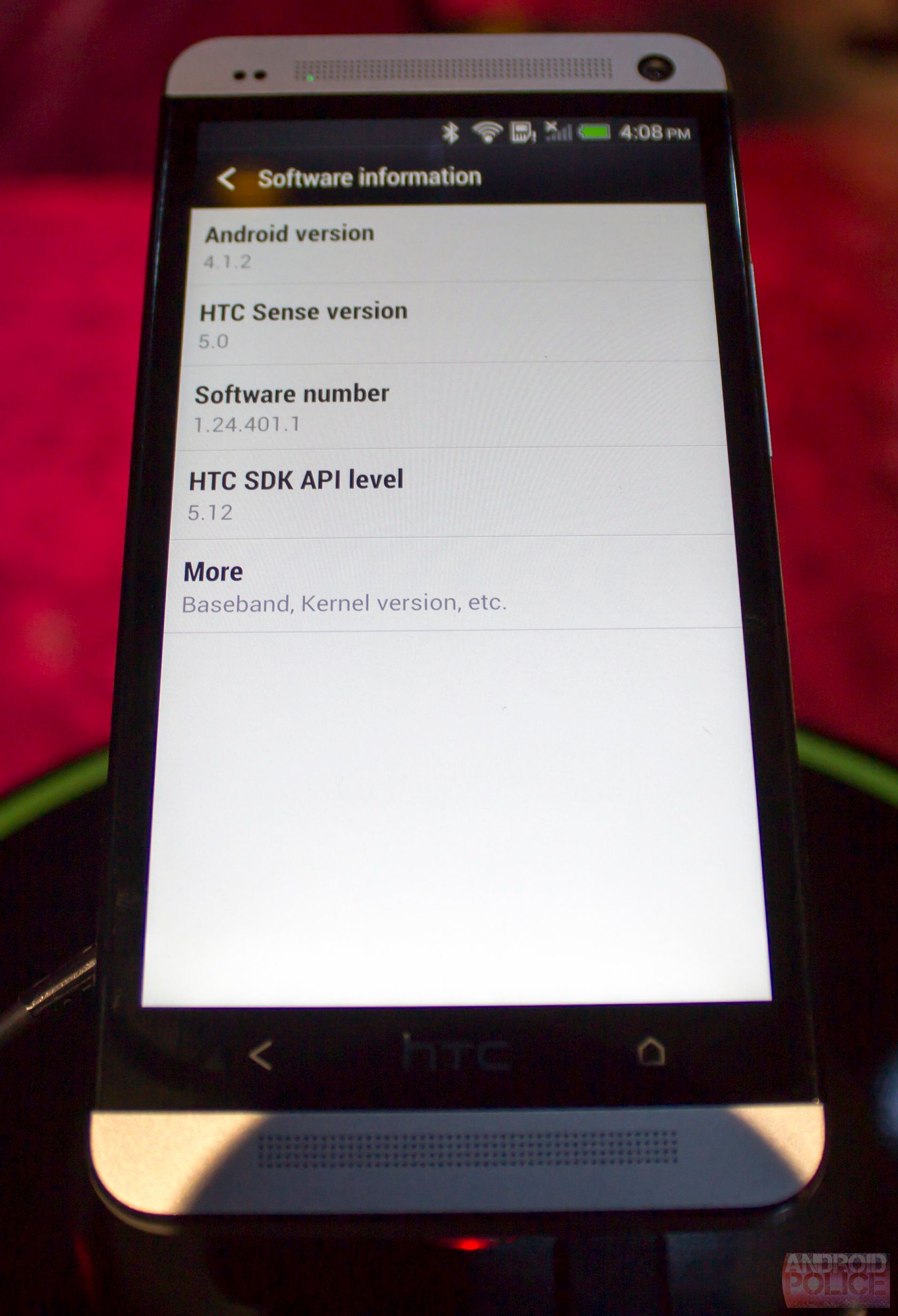Hands-On With The HTC One - Great Build Quality, Great Screen, Odd ...