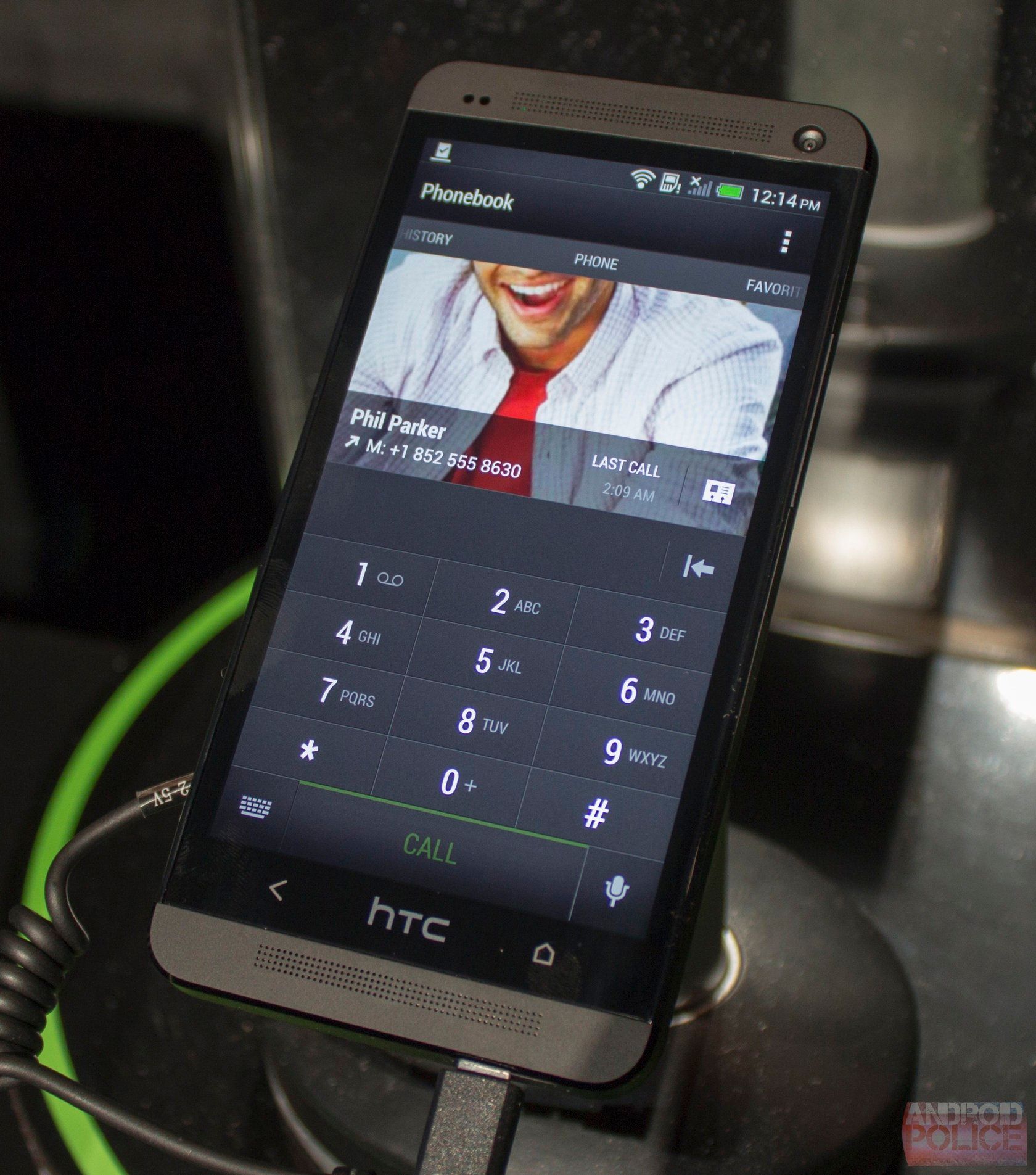 Hands-On With The HTC One - Great Build Quality, Great Screen, Odd ...