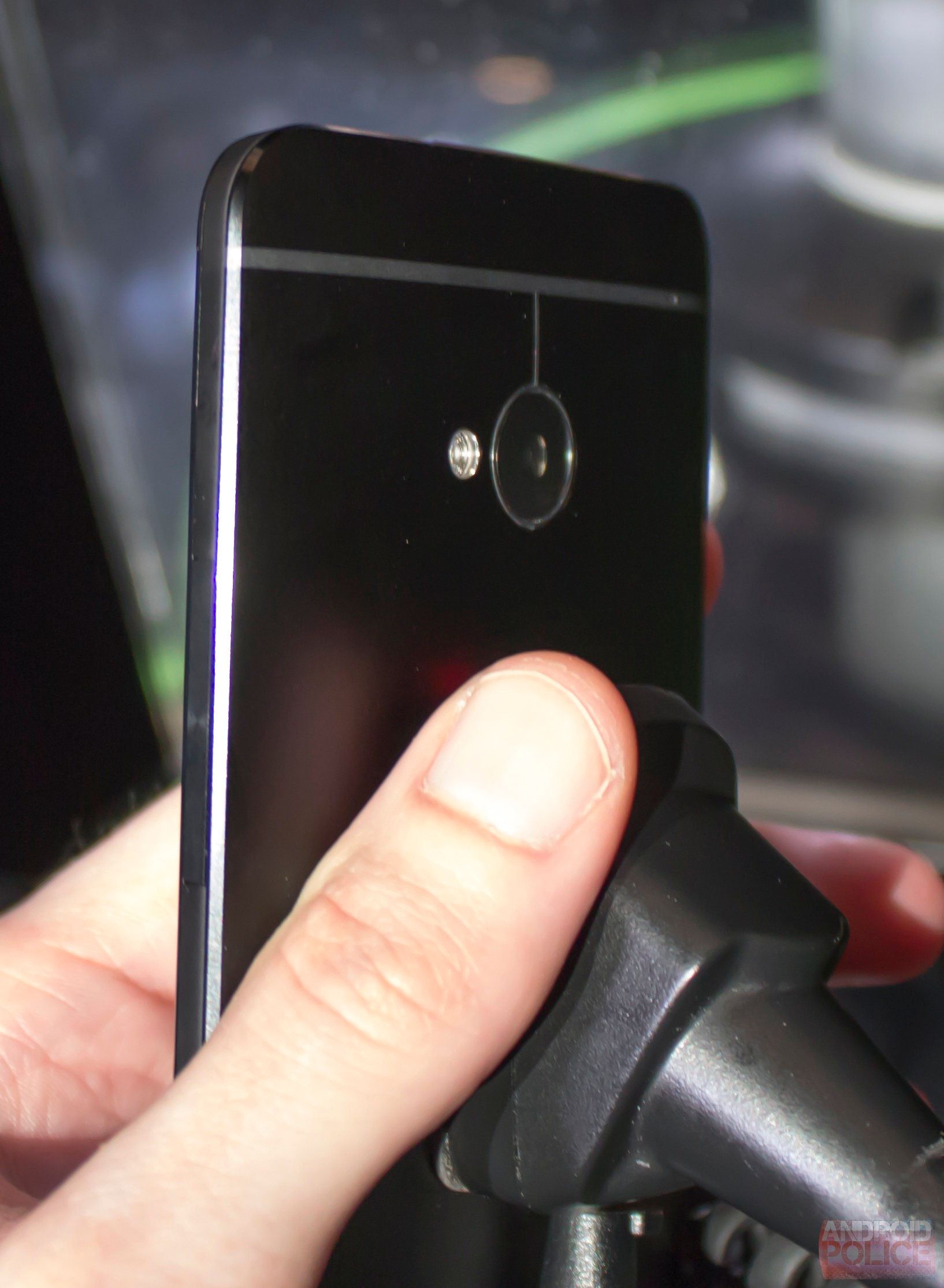 Hands-On With The HTC One - Great Build Quality, Great Screen, Odd ...