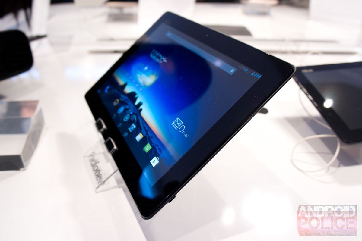 [MWC 2013] Hands-On (Video) With The ASUS Padfone Infinity And Fonepad