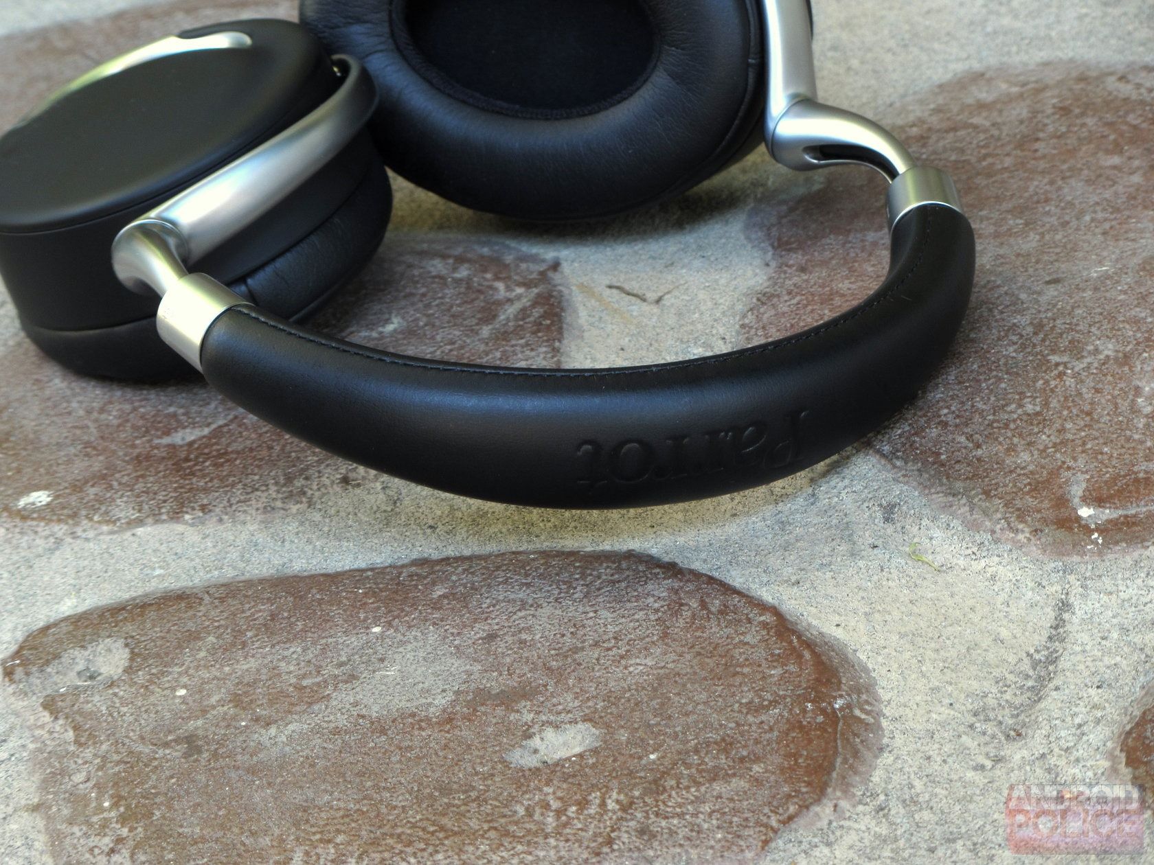 Parrot Zik Bluetooth Headphones Review: A Glimpse Into The Future Of ...