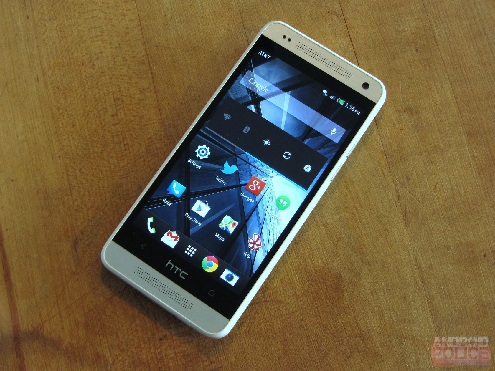 HTC One mini Review: The Awkward, RAM-Deprived Middle Child