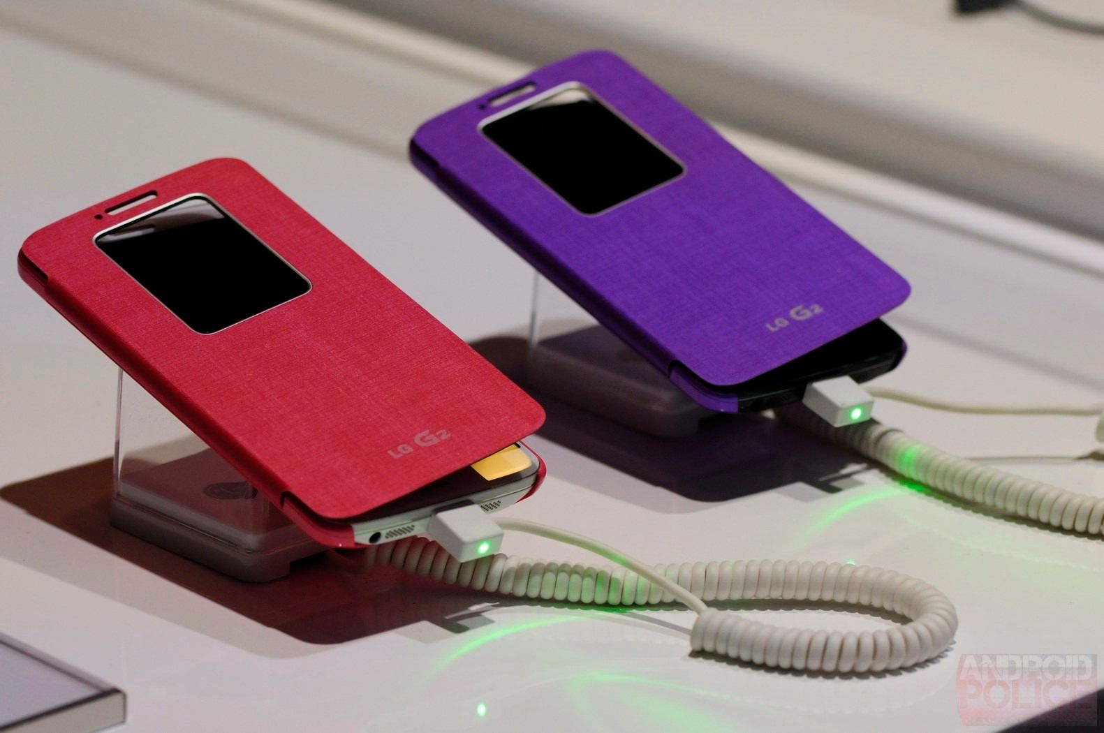 Hands-On With The LG G2 - A Benchmark Beast With A Few Tricks Up Its Sleeve