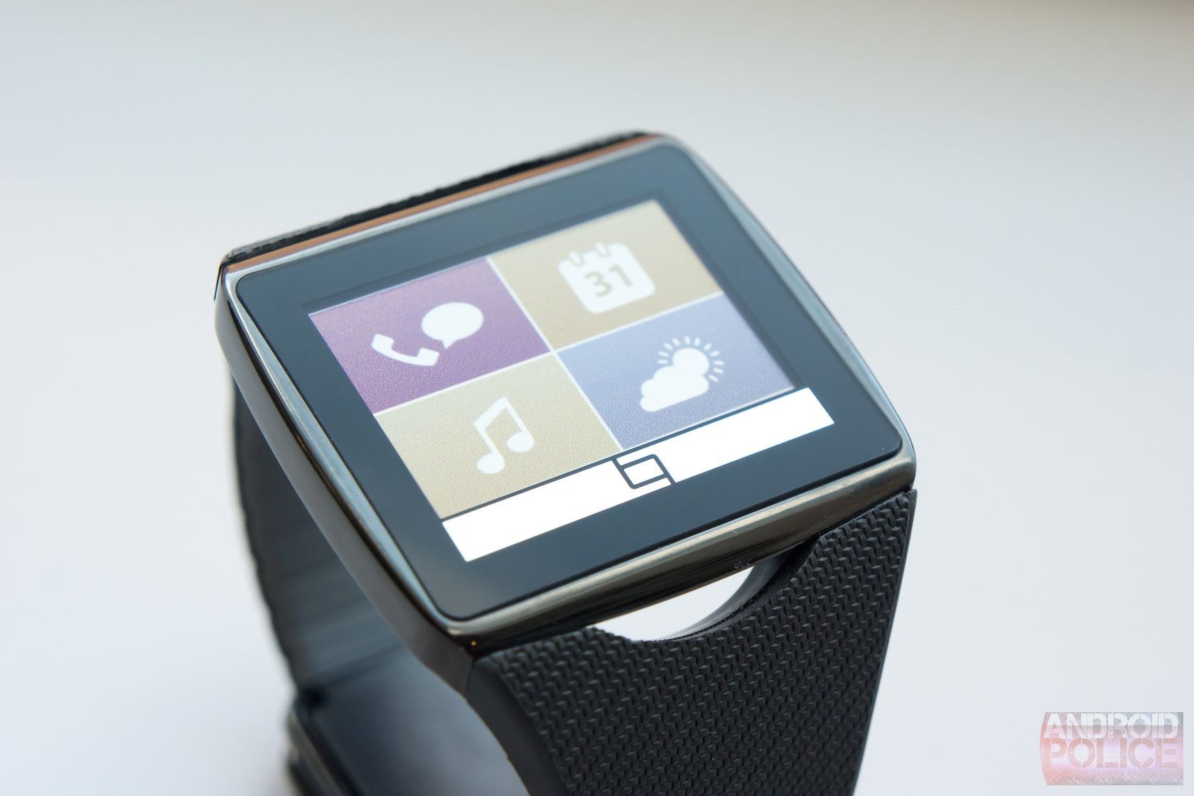 [IFA 2013] Hands-On With The Qualcomm Toq Smartwatch (Video)