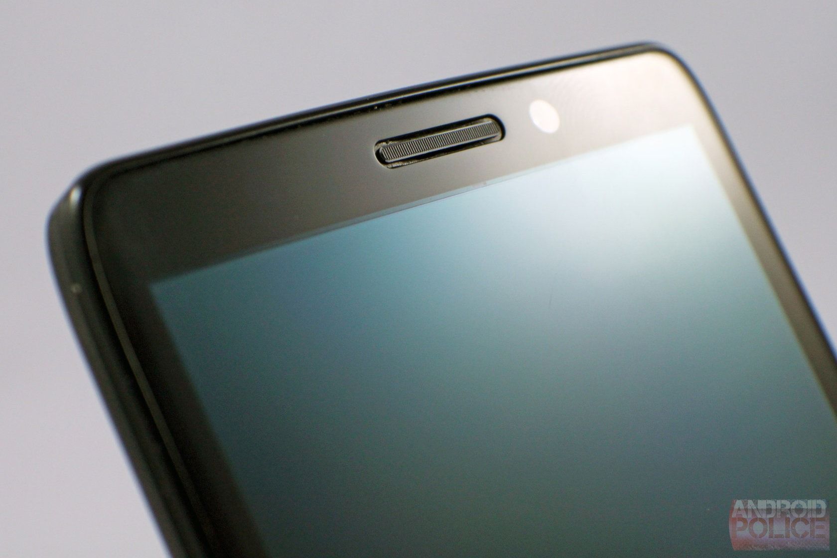 Motorola DROID Ultra Review: A Decent Phone In Search Of An Audience