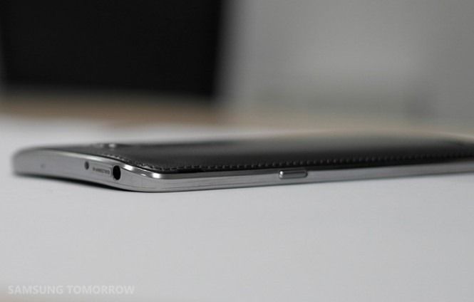 The Galaxy Round Is Samsung's Curved-Screen Phone: 5.7 Inches, 1080p ...