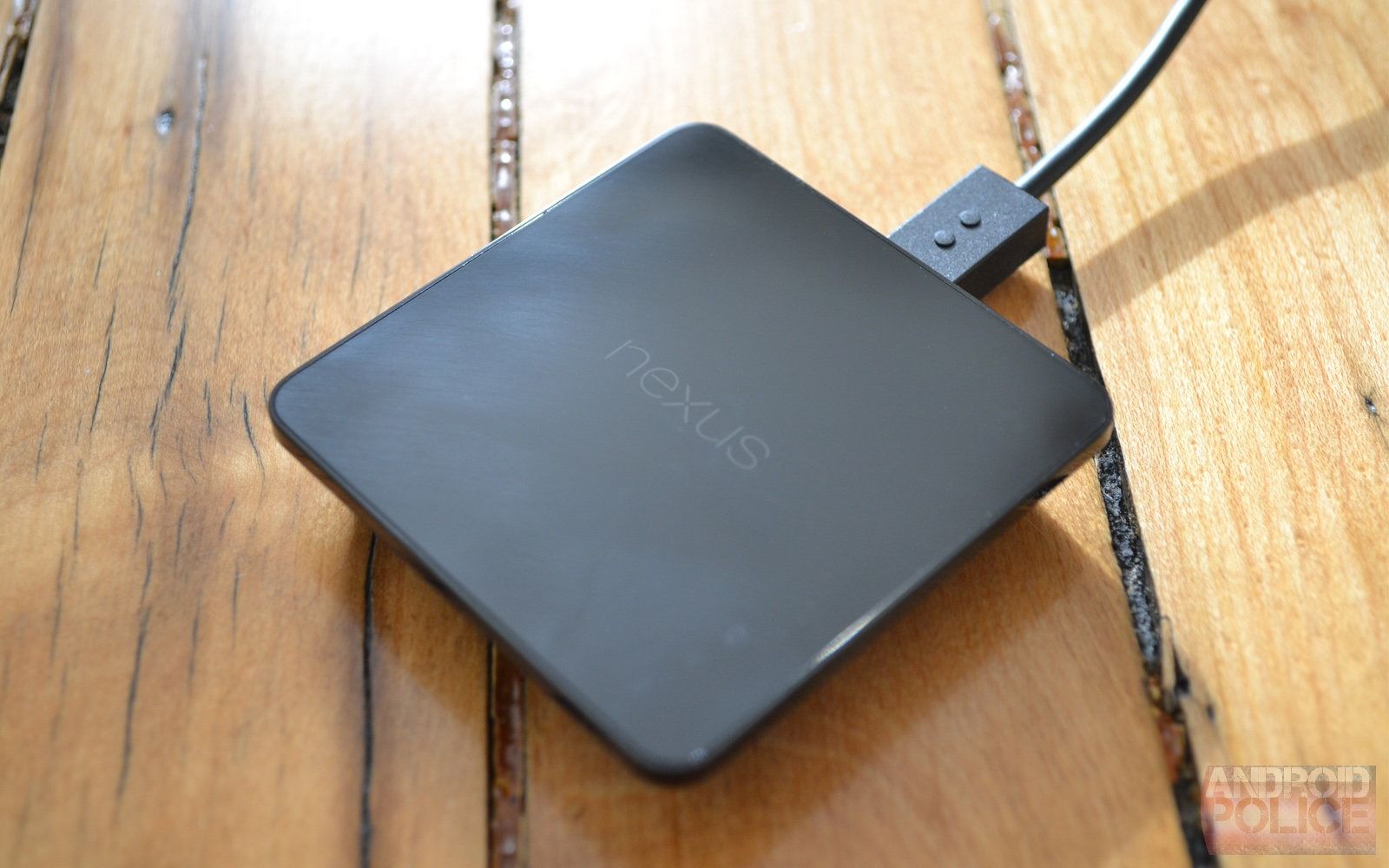 Nexus Wireless Charger (2013) Review: You Get What You Pay For