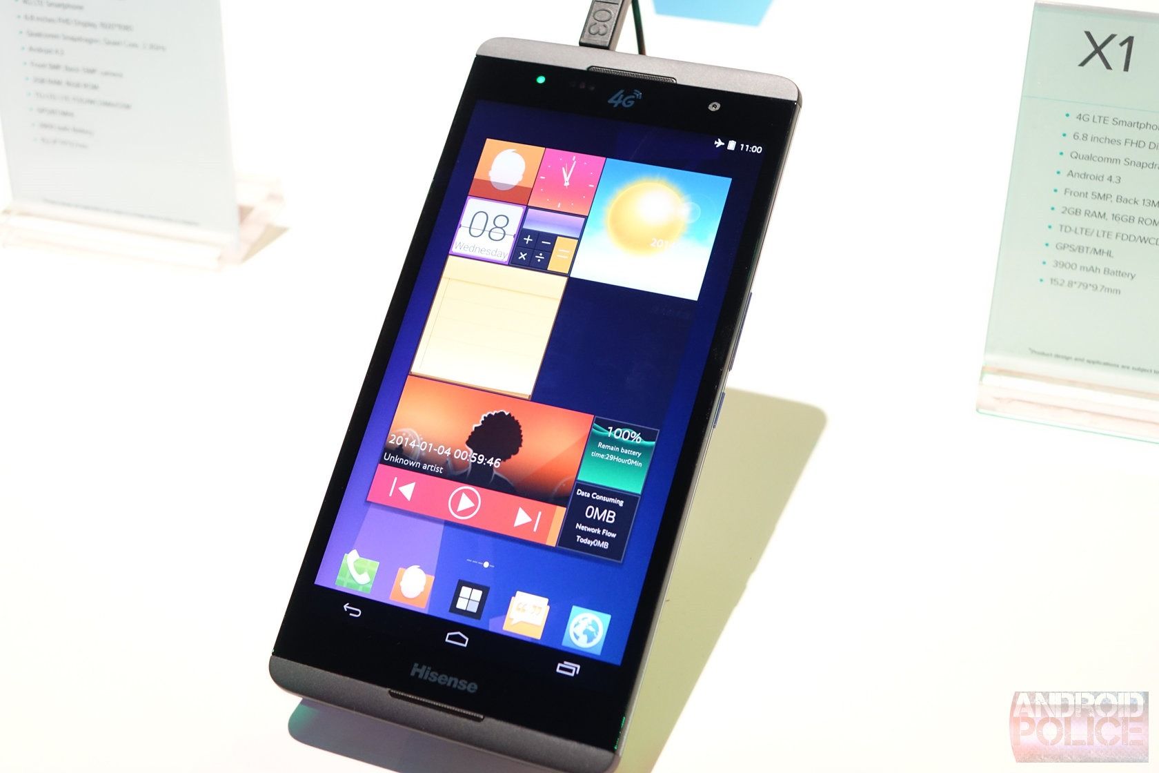 [CES 2014] Hands-On With The Ginormous (6.8") Hisense X1: It's Big ...