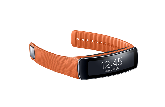 [MWC 2014] Samsung Announces The Gear Fit, A Fitness Tracker Smartwatch ...